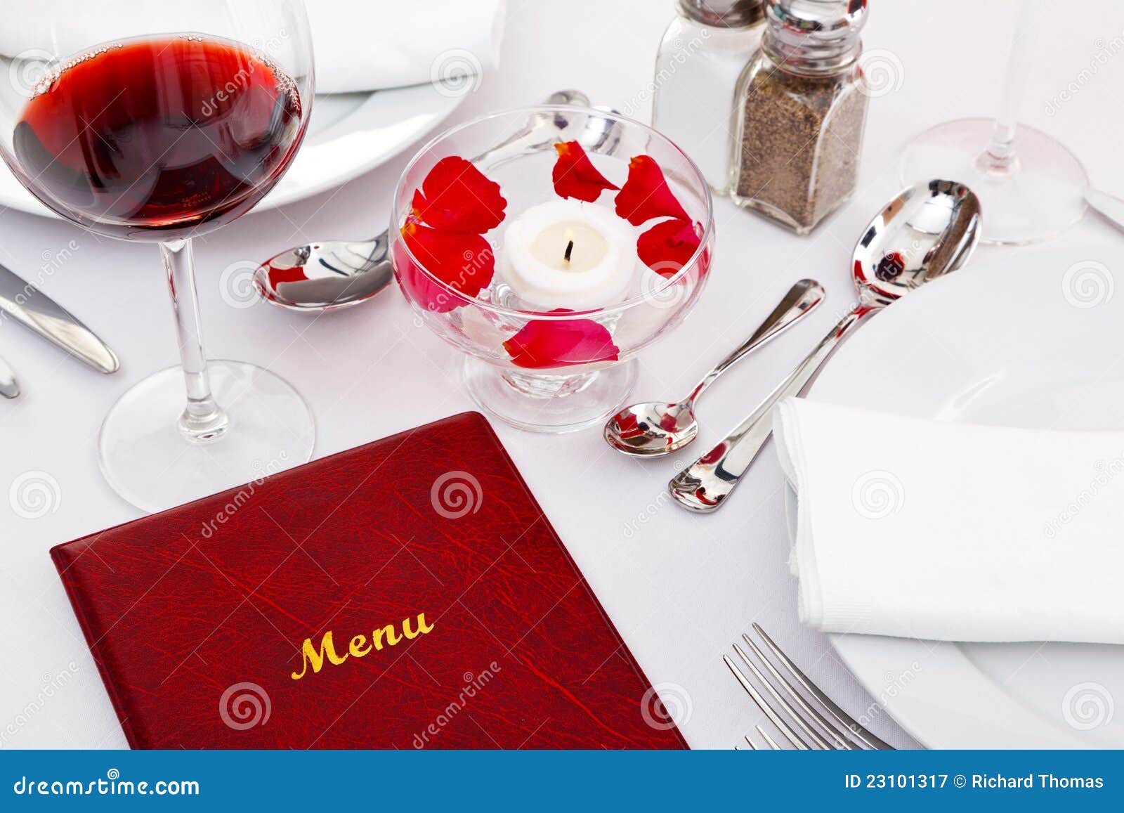 Carte Sur Une Table De Restaurant Image stock - Image du couverts ...