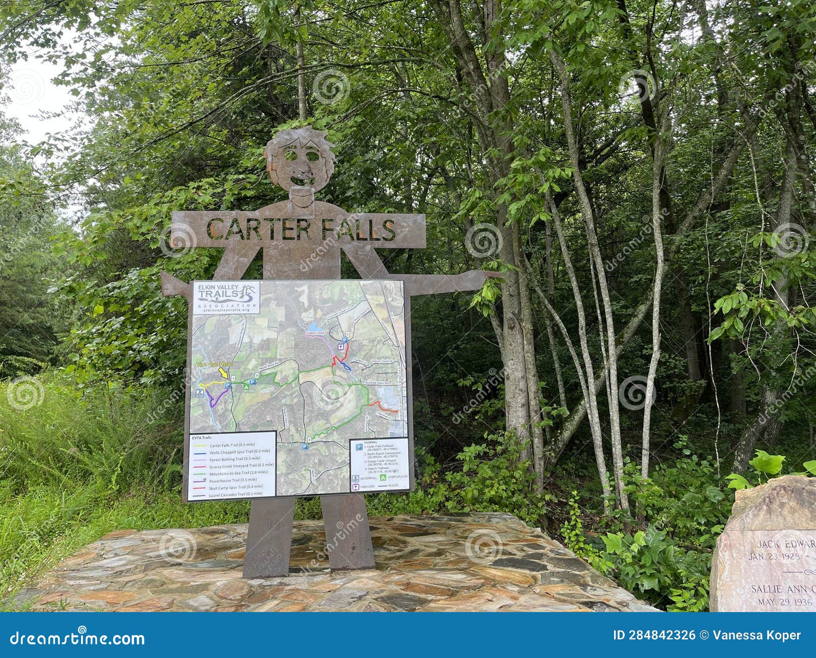 Carter Falls Trail Map at the Trailhead Sign Stock Photo - Image of sign, trail: 284842326