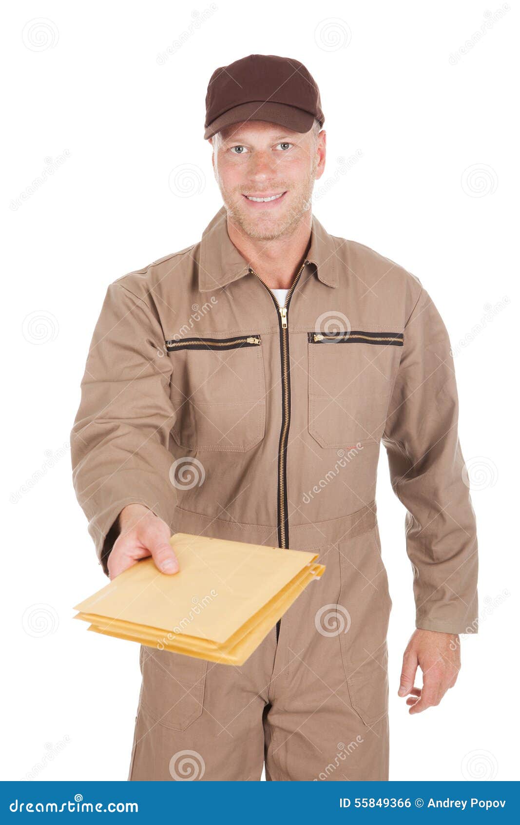 Cartero Que Da Sobres Sobre El Fondo Blanco Foto de archivo - Imagen de ...