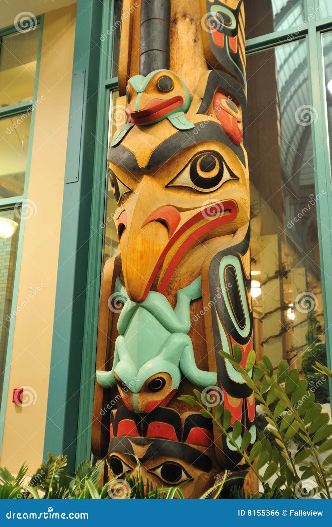 Carving Face on a Totem Pole Stock Photo - Image of face, columbia: 8155366