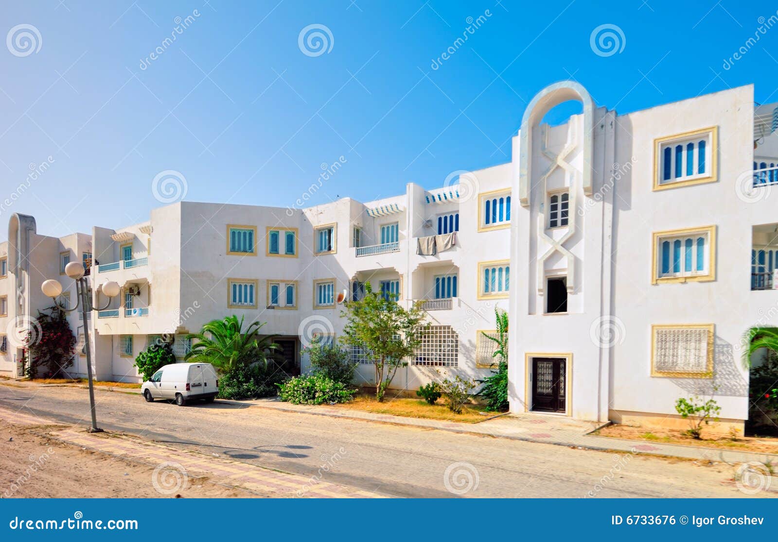 Casa árabe Moderna Del Estilo Foto de archivo - Imagen de fachada ...
