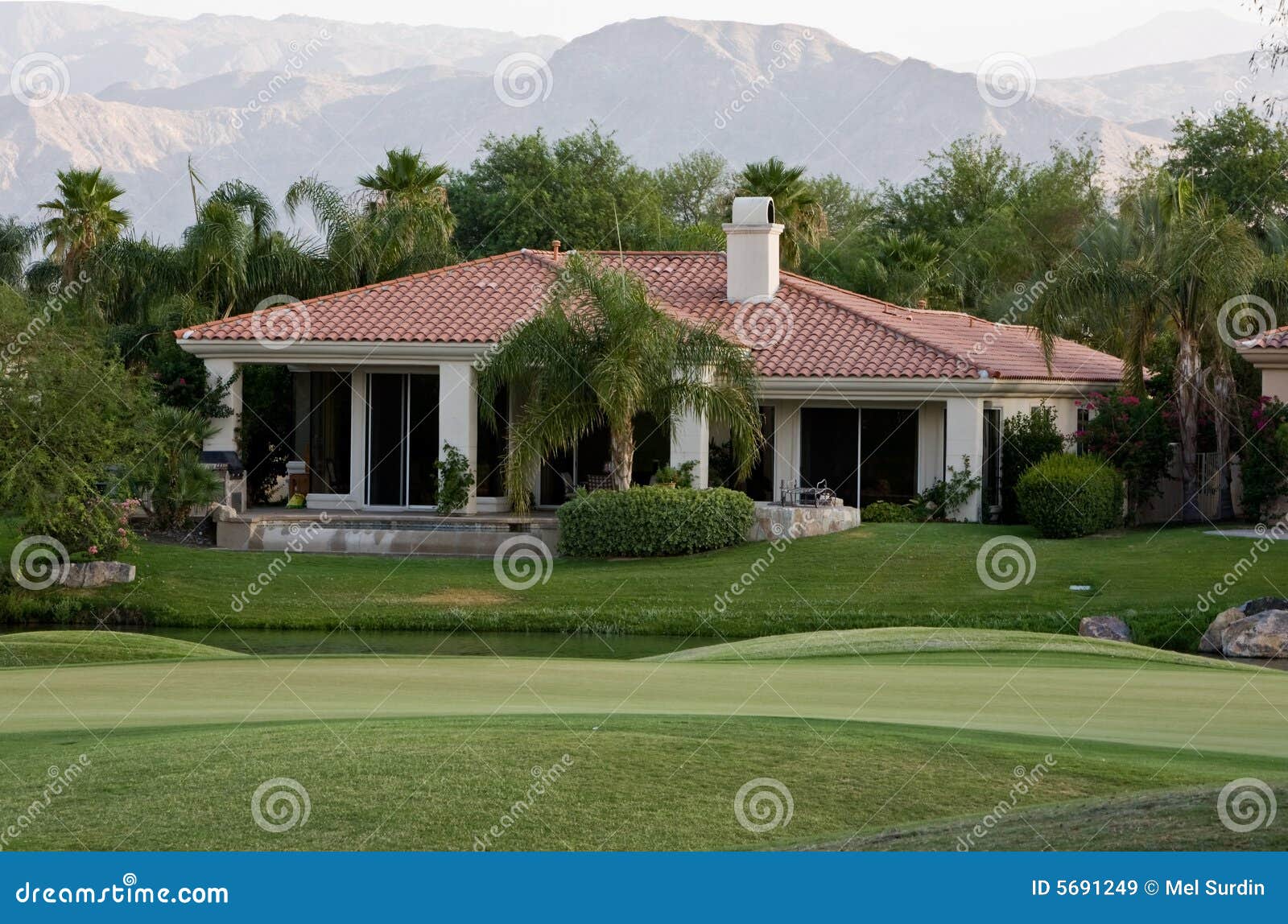 Casa californiana immagine stock. Immagine di alveare - 5691249