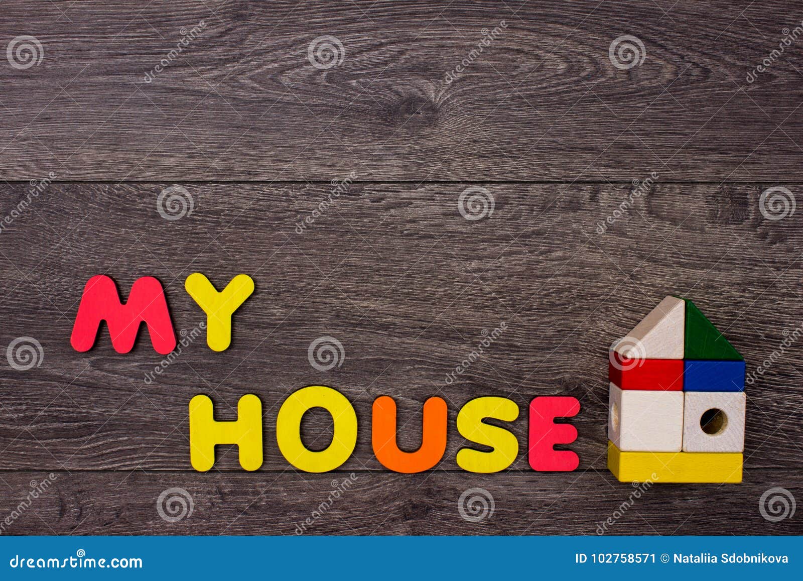 Casa Da Palavra Das Letras De Madeira Imagem de Stock - Imagem de bloco ...