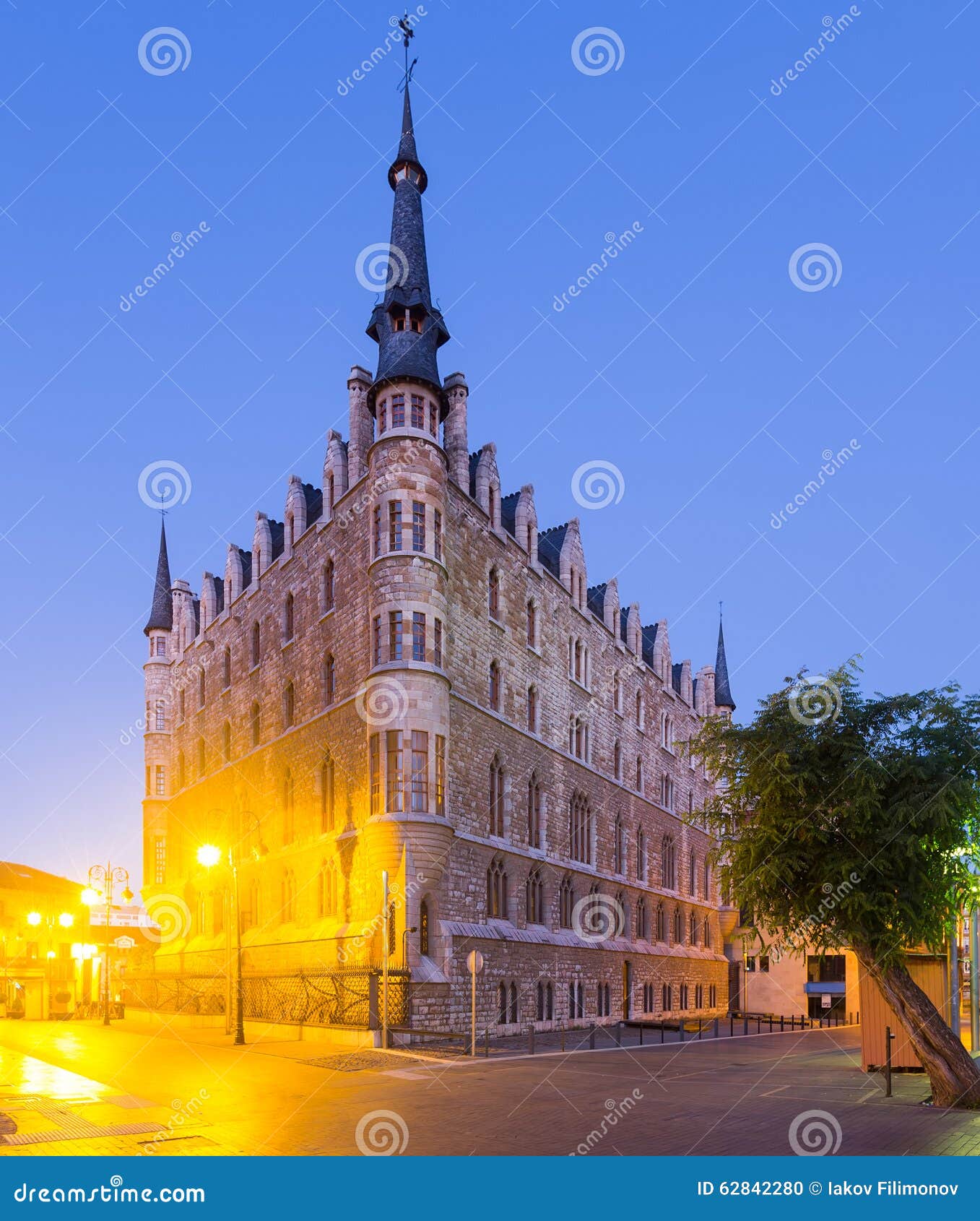 The Casa De Los Botines. Leon Stock Photo - Image of europe ...
