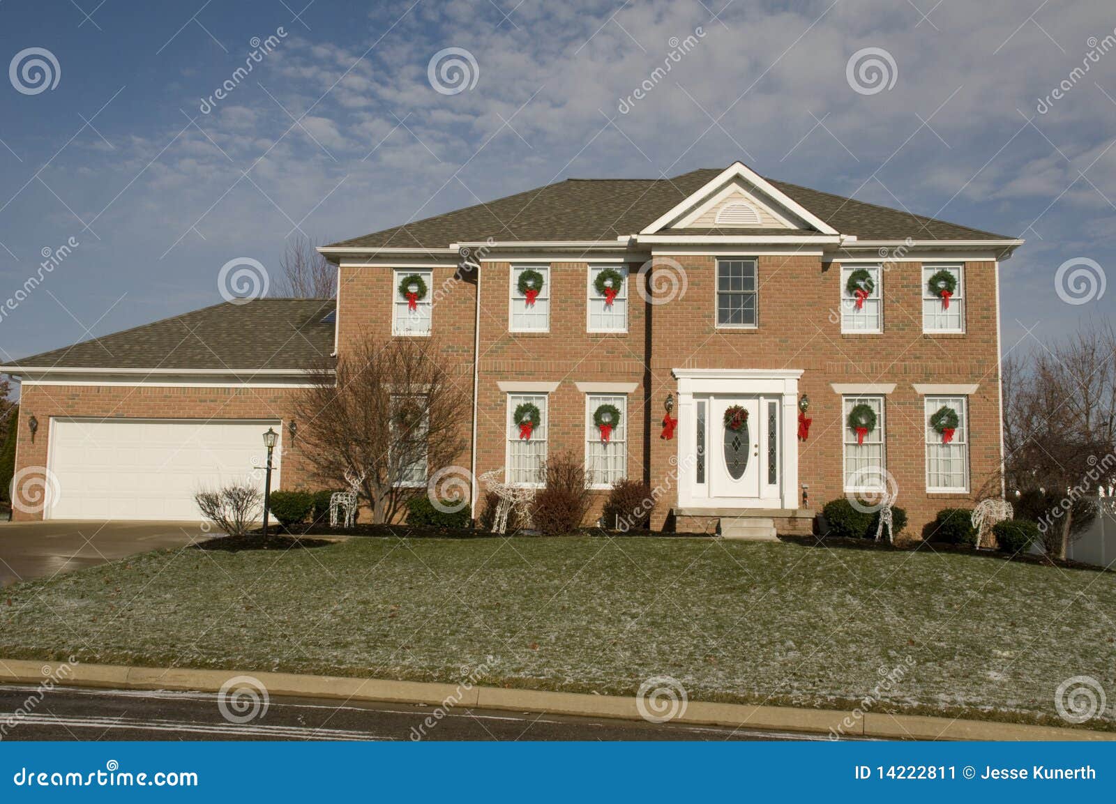 Casa en Ohio imagen de archivo. Imagen de blanco, azul - 14222811