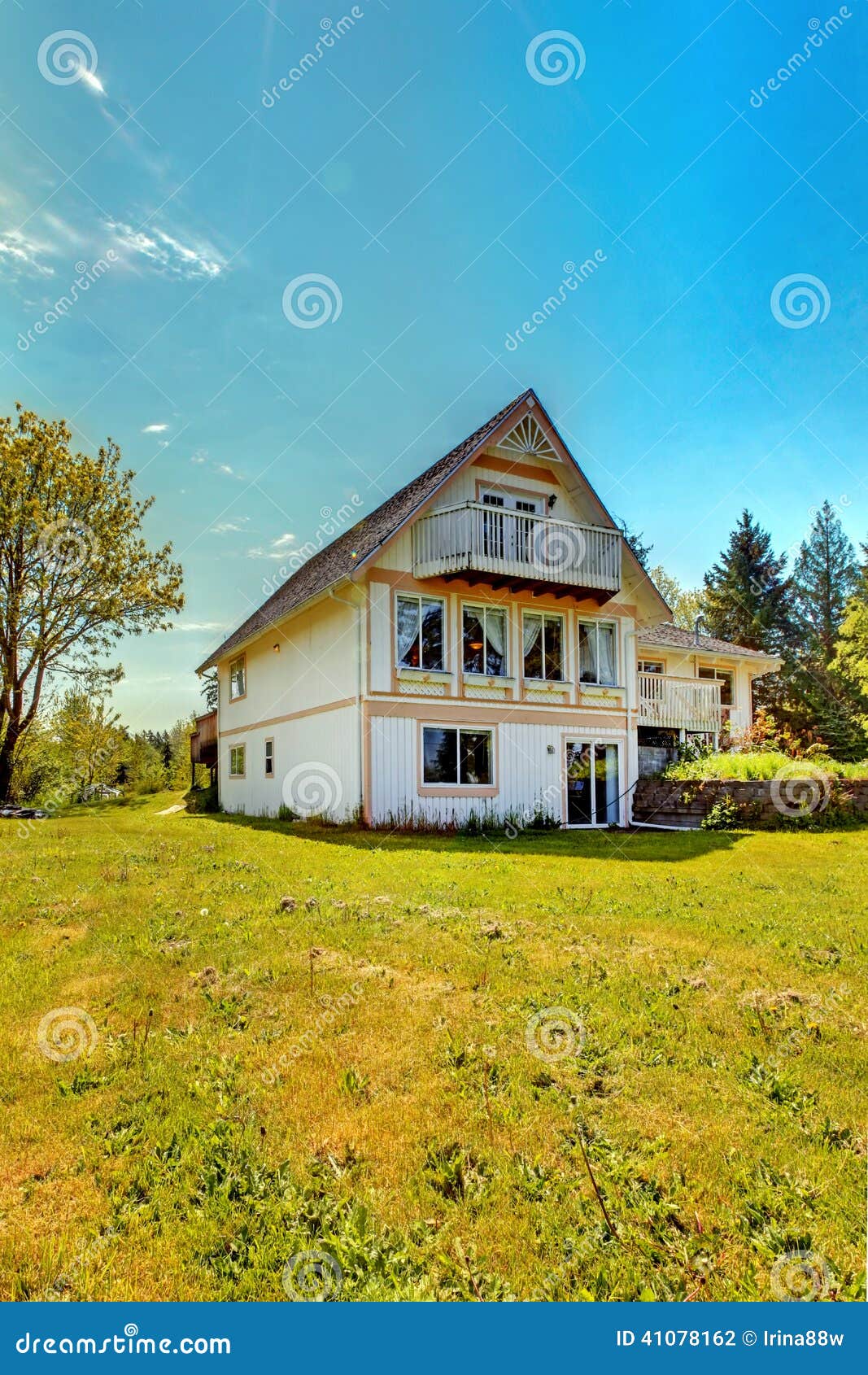 Casa fea vieja foto de archivo. Imagen de piedra, paisaje - 41078162