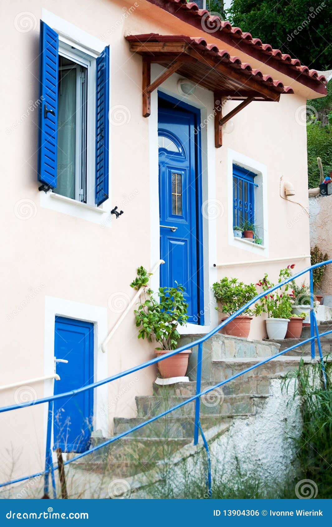Casa greca fotografia stock. Immagine di otturatori, fronte - 13904306