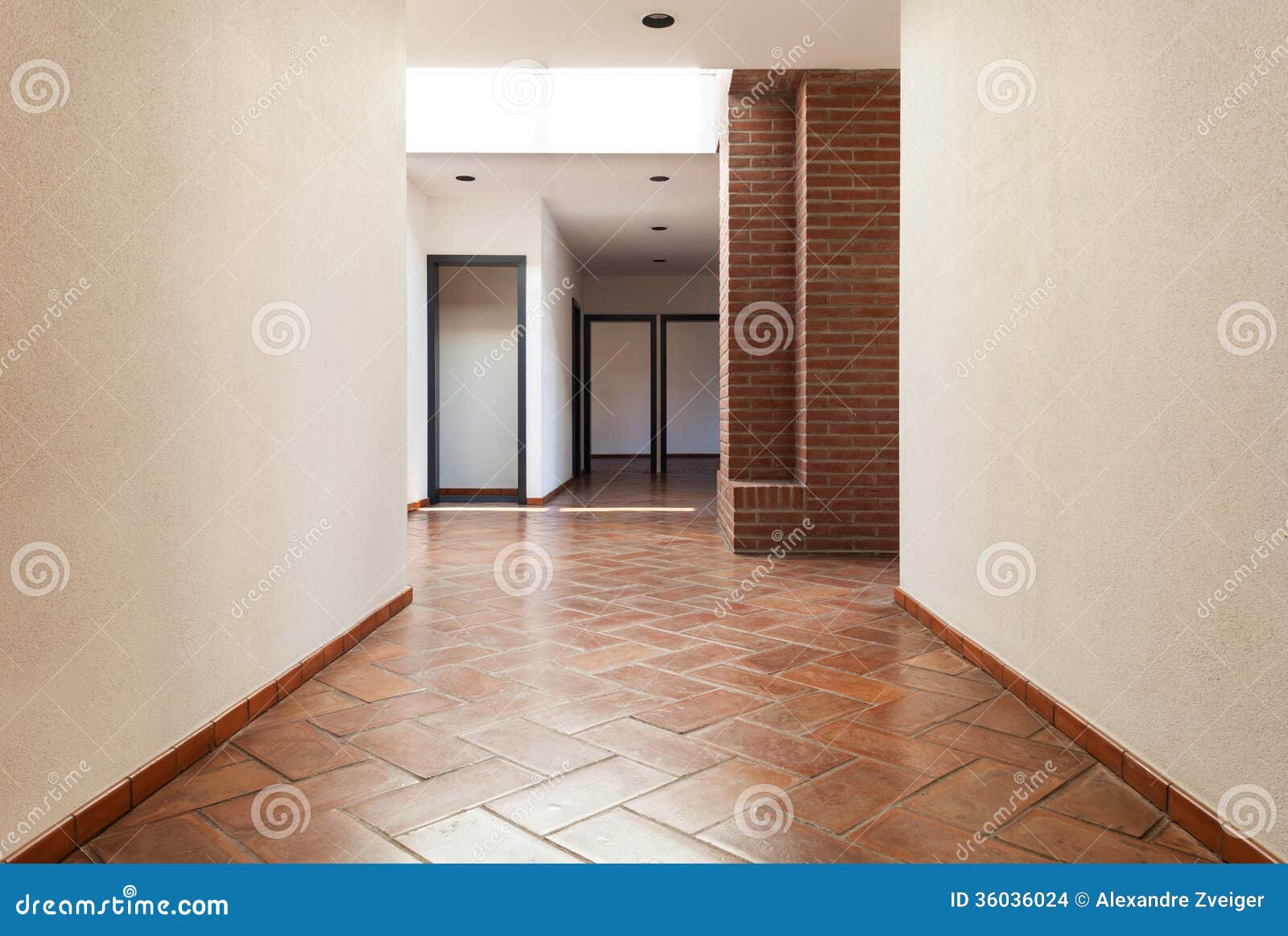 Casa interior, pasillo foto de archivo. Imagen de moderno - 36036024
