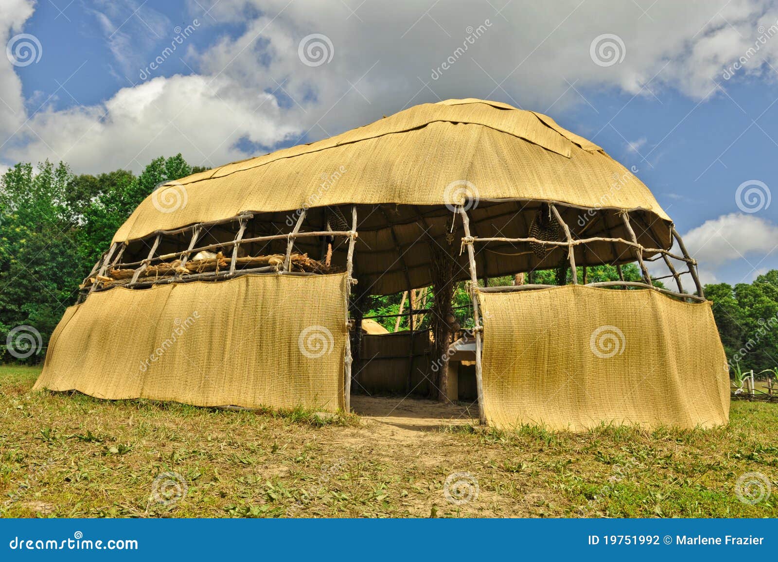 Casa Larga Del Nativo Americano Foto de archivo - Imagen de naturalness ...