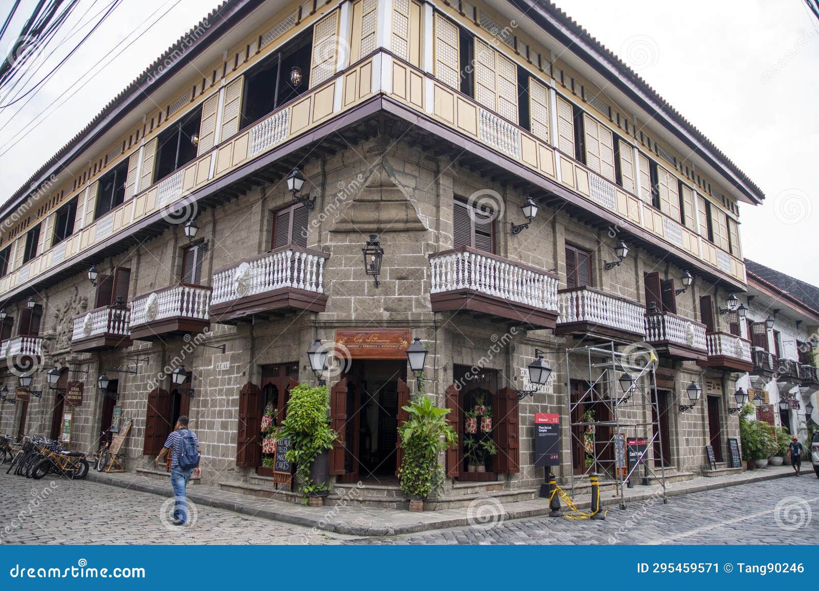 Casa Manila Facade in Manila Editorial Photo - Image of tourism, wall ...