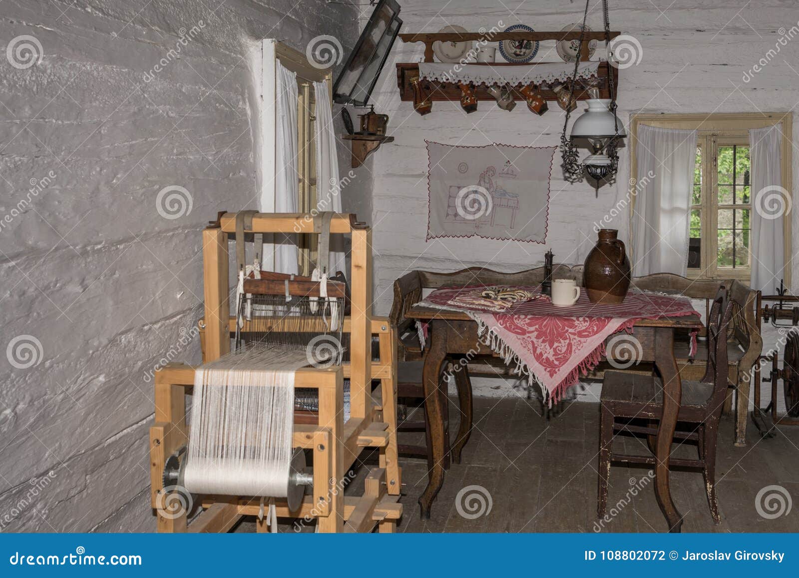 Casa medieval fotografia editorial. Imagem de vila, imagem - 108802072