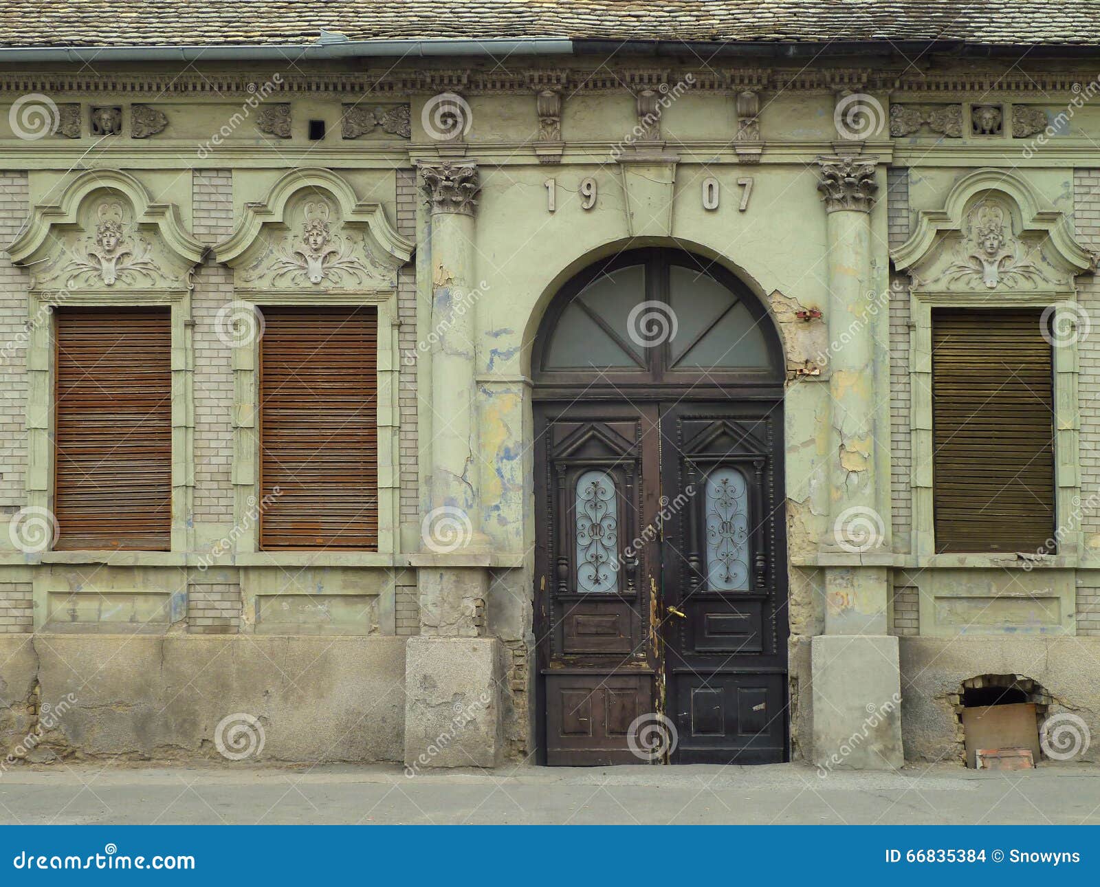 Casa Onde Albert Einstein Viveu Foto de Stock - Imagem de sérvia ...