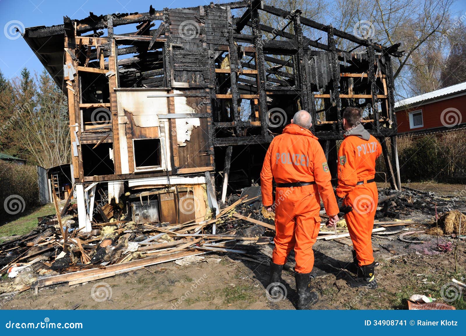 Casa quemada foto editorial. Imagen de casero, marca - 34908741