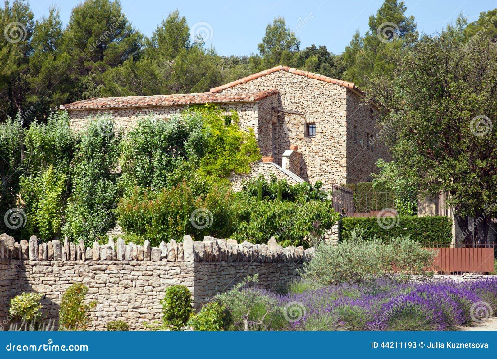 A Casa Tradicional Em Provence Imagem de Stock - Imagem de casa ...