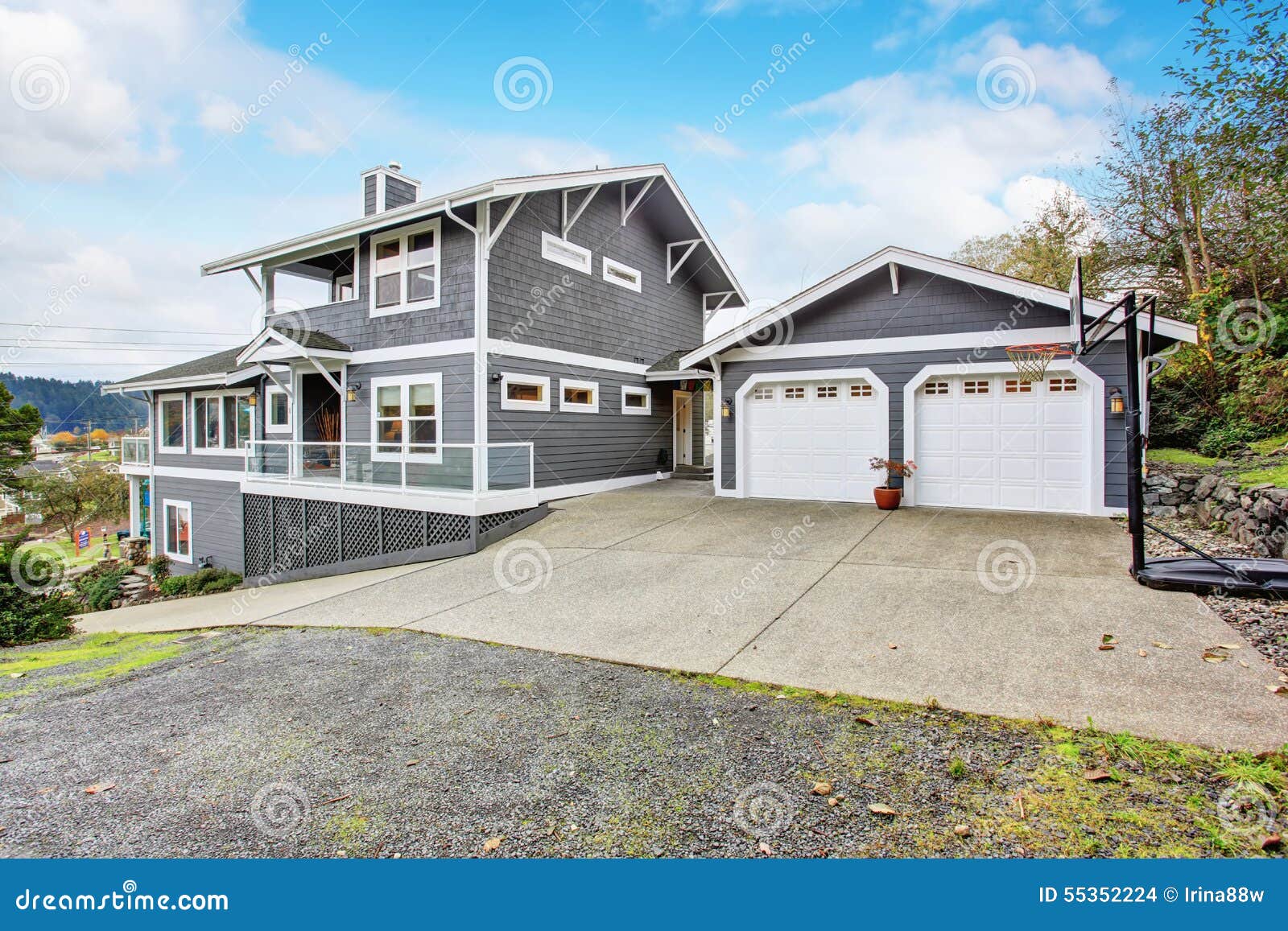 Casa Y Garaje Modernos Grises Grandes Foto de archivo - Imagen de gris ...