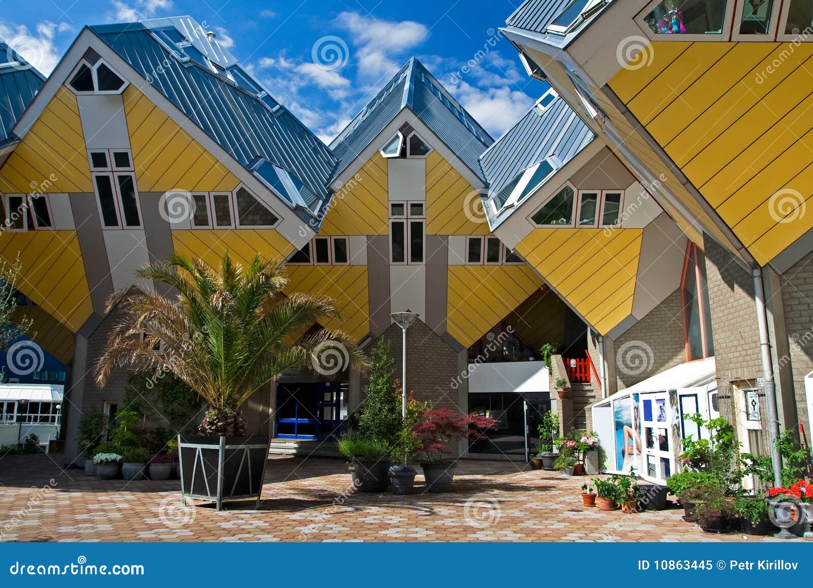 Casas cúbicas en Rotterdam imagen de archivo. Imagen de holandés - 10863445