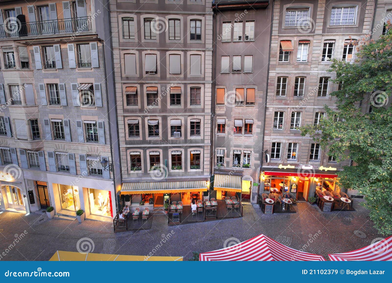 Casas De Cidade Em Genebra, Switzerland Imagem de Stock - Imagem de ...