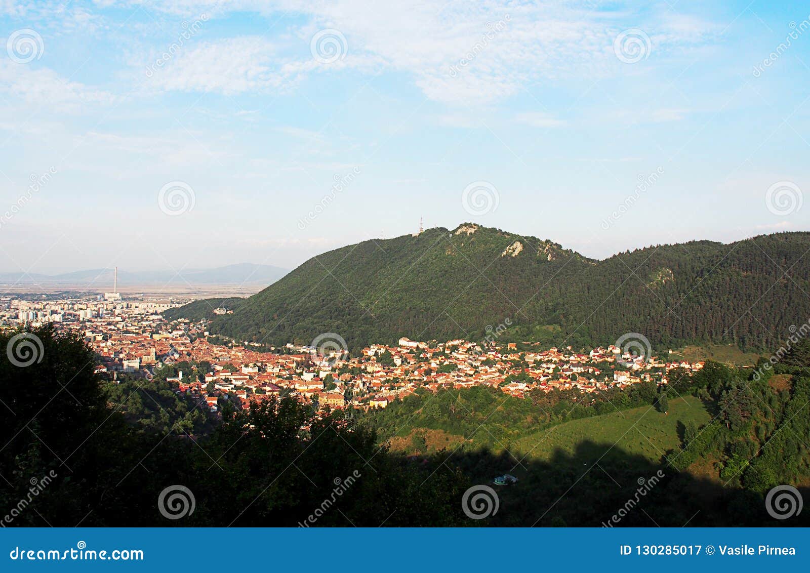 Casas De Ciudad De La Colina Imagen de archivo - Imagen de vida ...