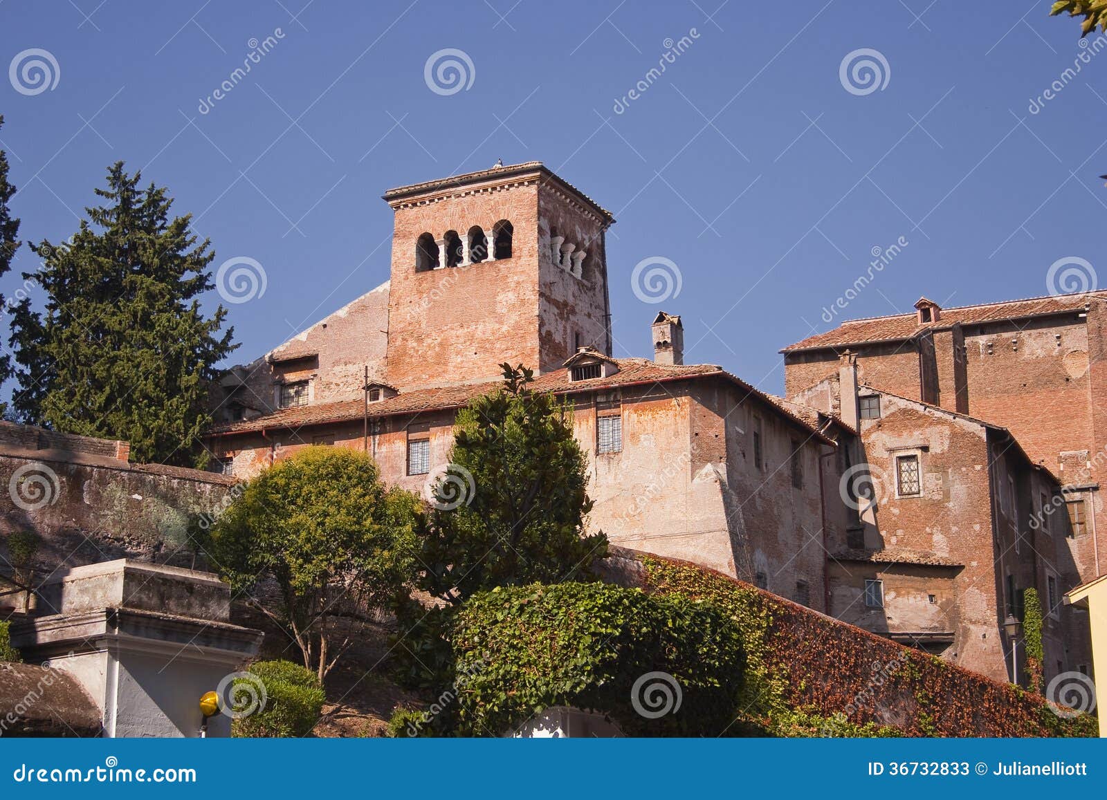 Casas de Roma imagen de archivo. Imagen de claro, escena - 36732833