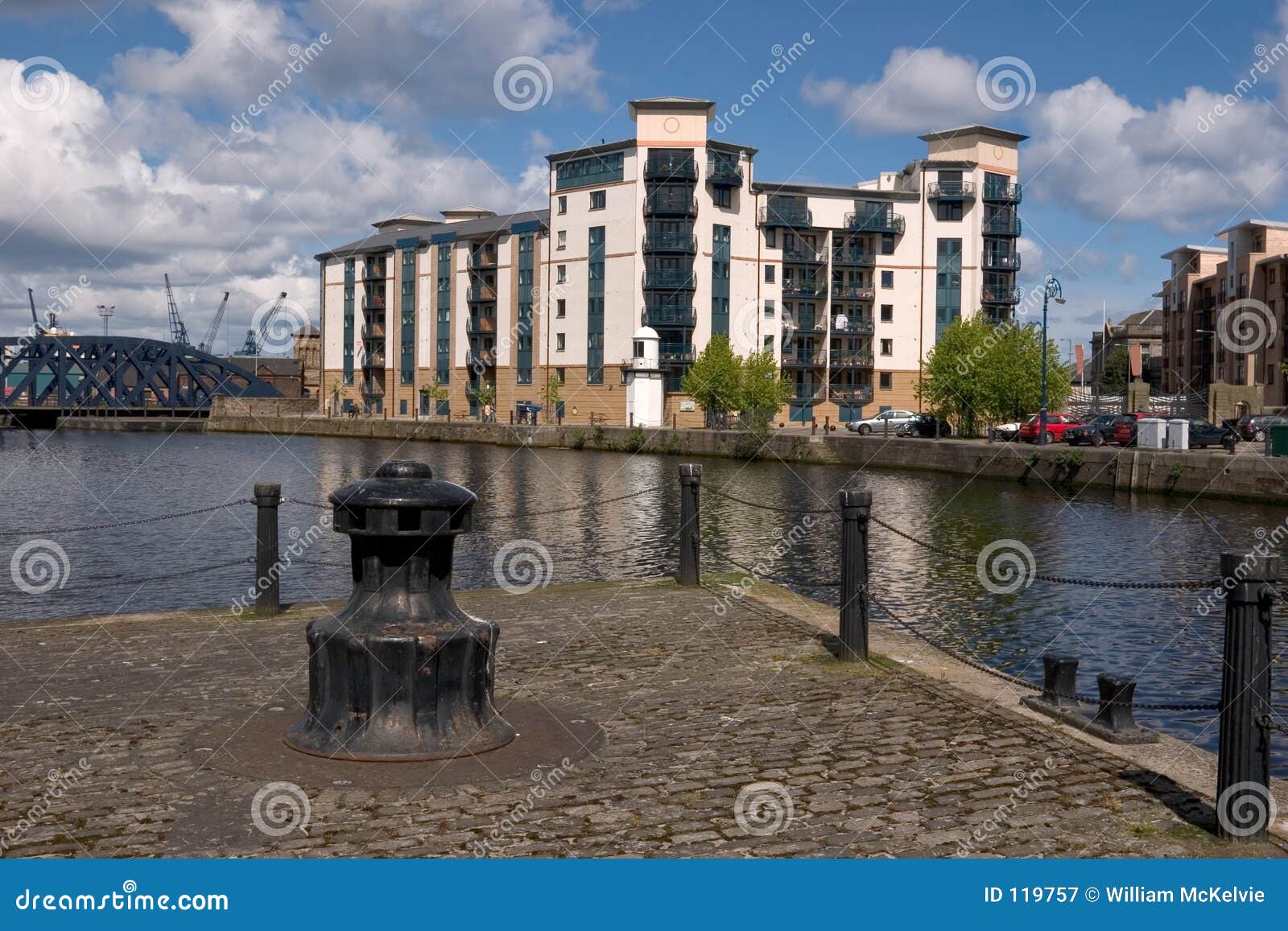 Casas do beira-rio imagem de stock. Imagem de edimburgo - 119757