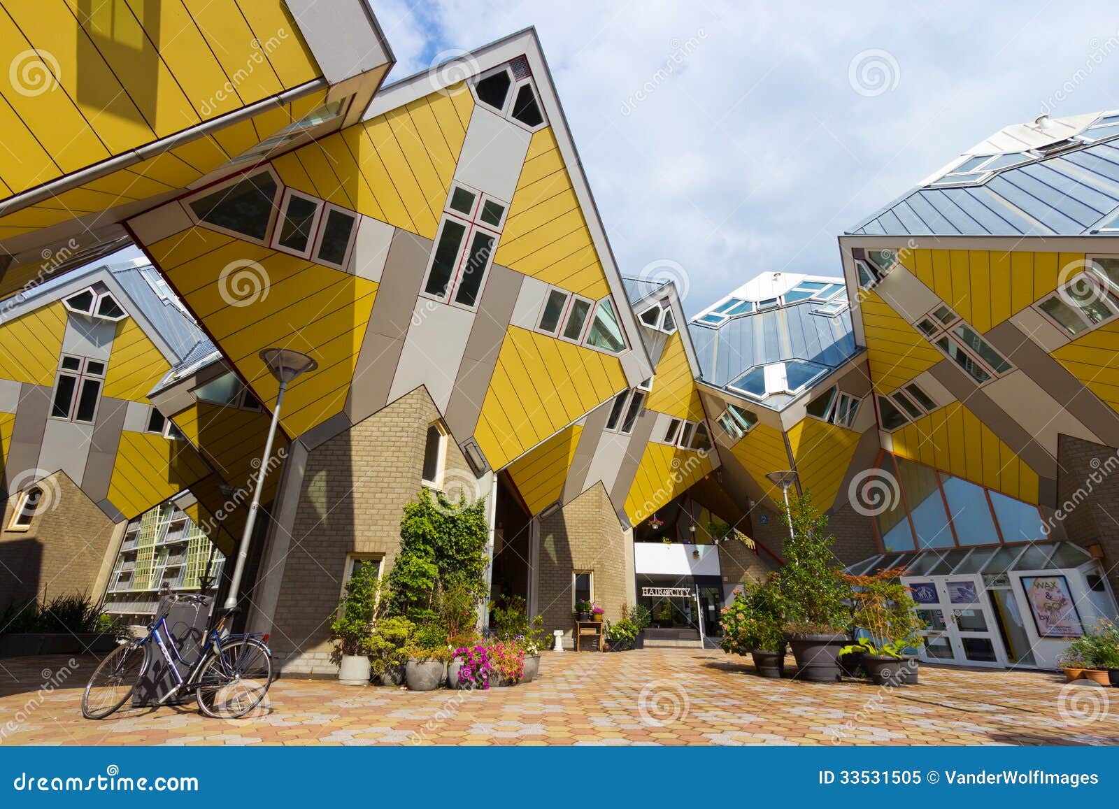 Casas do cubo de Rotterdam imagem editorial. Imagem de cubismo - 33531505