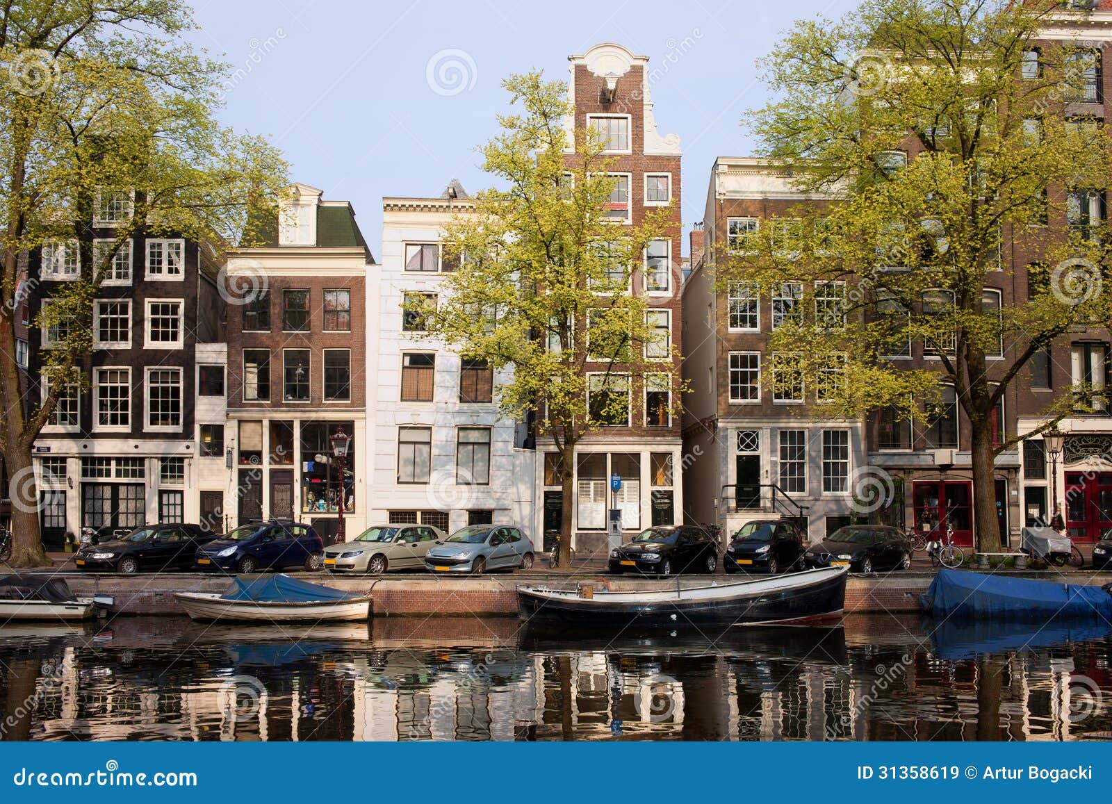 Casas en Amsterdam imagen de archivo. Imagen de holandés - 31358619