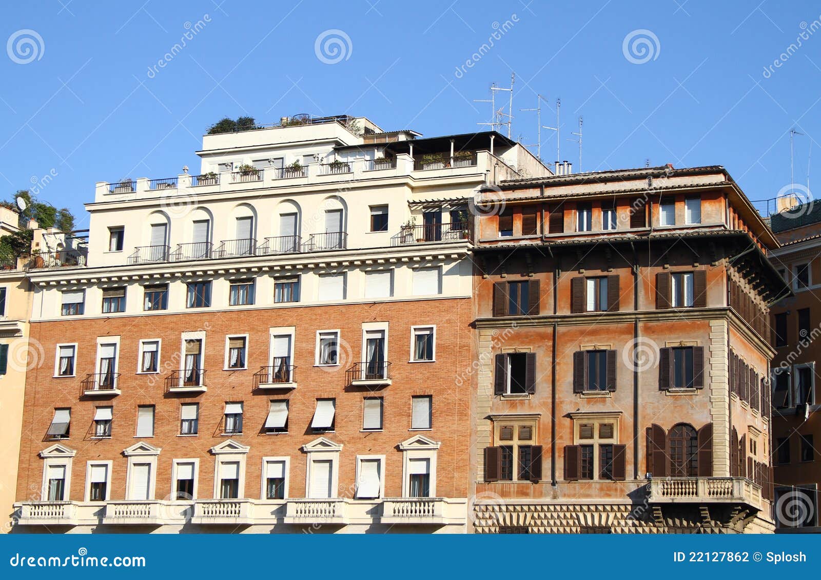 Casas italianas foto de archivo. Imagen de edificio, turismo - 22127862