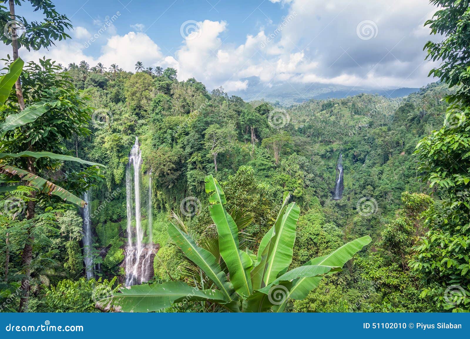 Cascada De Sekumpul, Buleleng-Bali Foto de archivo - Imagen de silencio ...