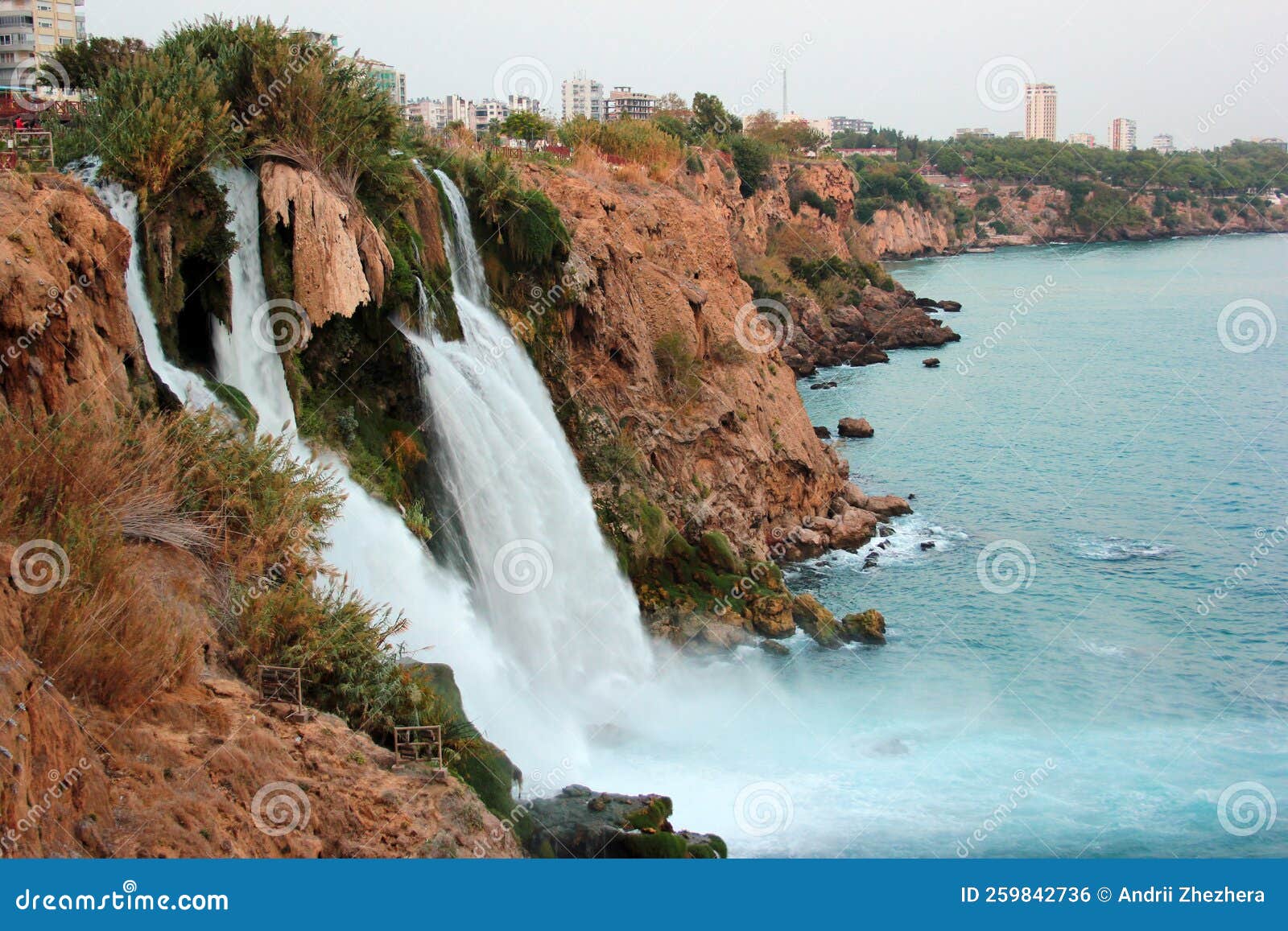 Cascada Dudosa Baja En Antalya Turkey Foto de archivo - Imagen de roca ...