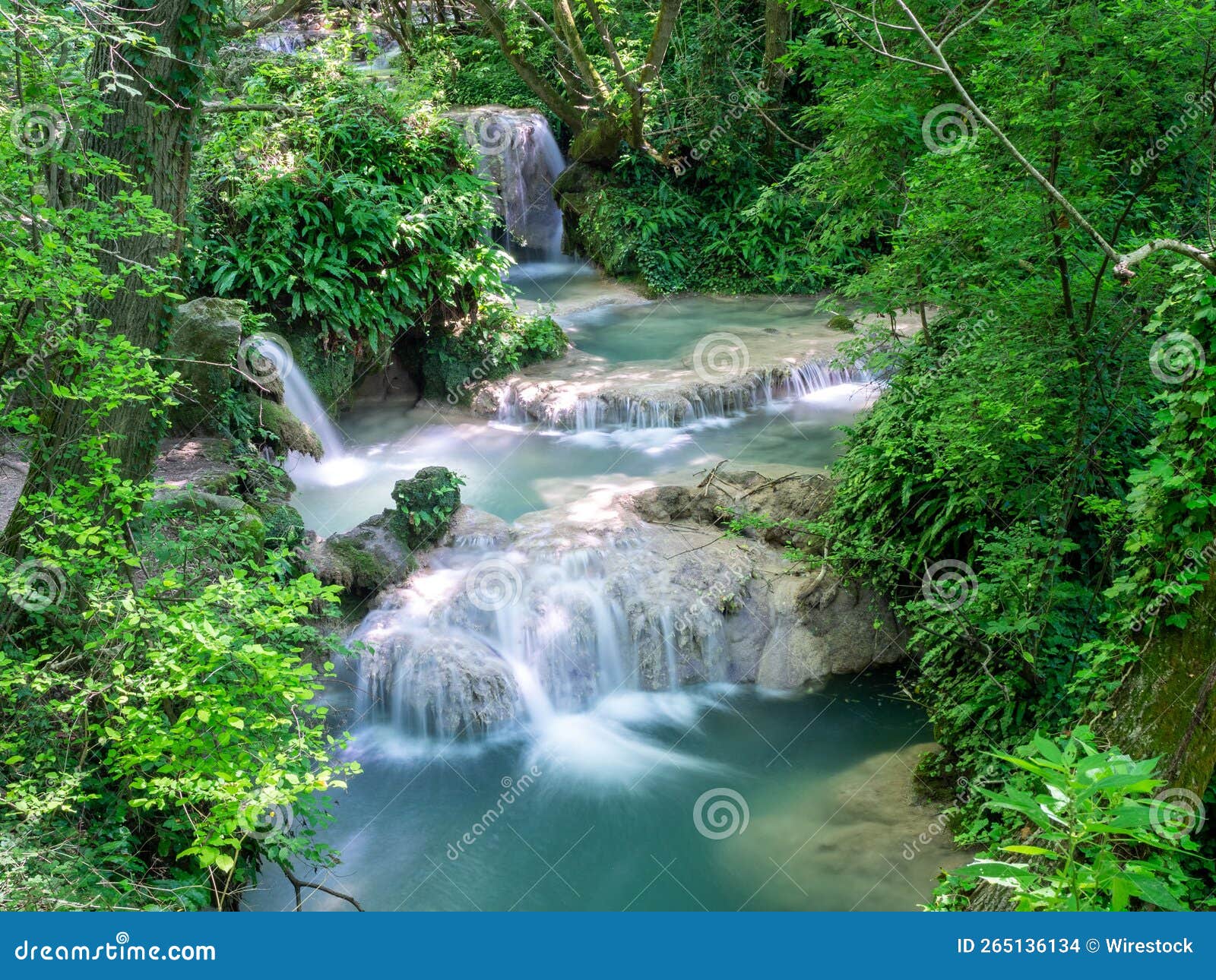 Cascadas De Krushuna Bulgaria Foto de archivo - Imagen de exterior ...