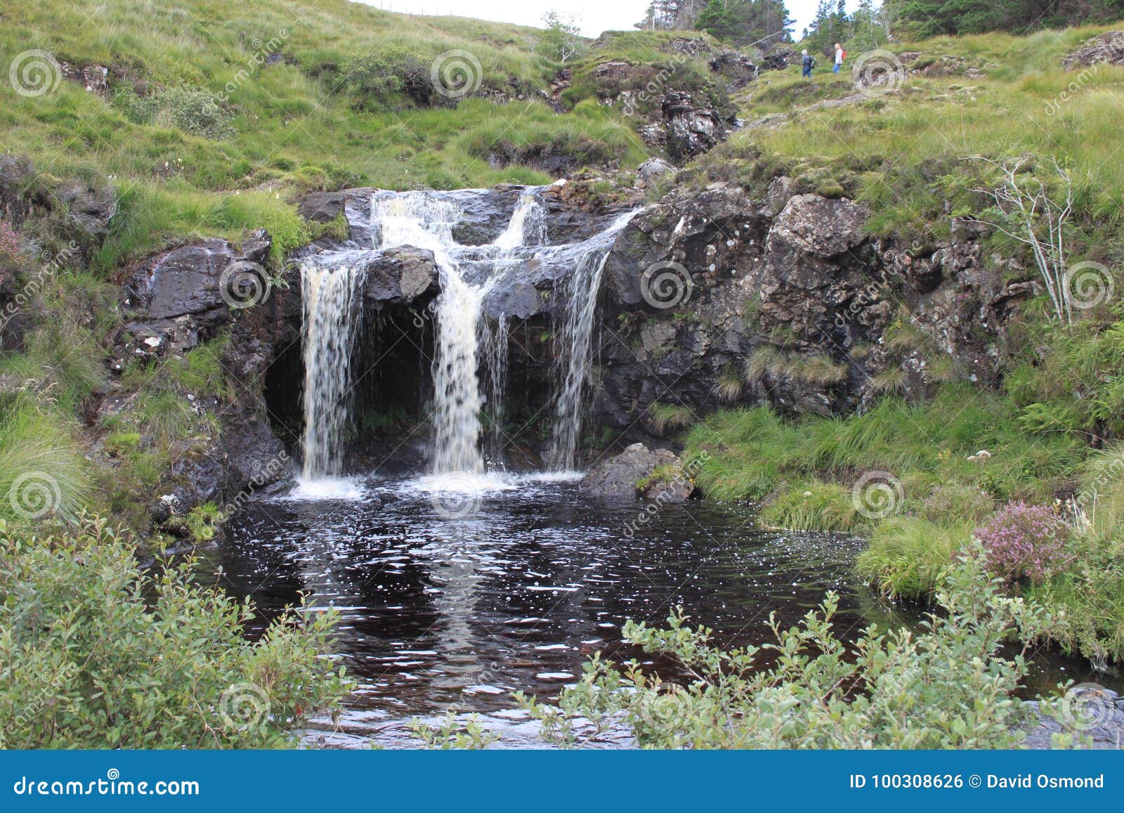 Cascadas En Las Piscinas De Hadas, Isla De Skye Foto de archivo ...