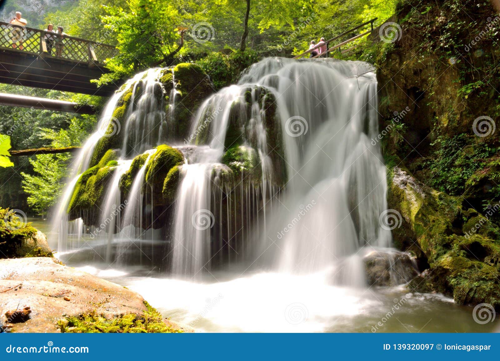 Cascade Bigar Romania editorial photography. Image of water - 139320097