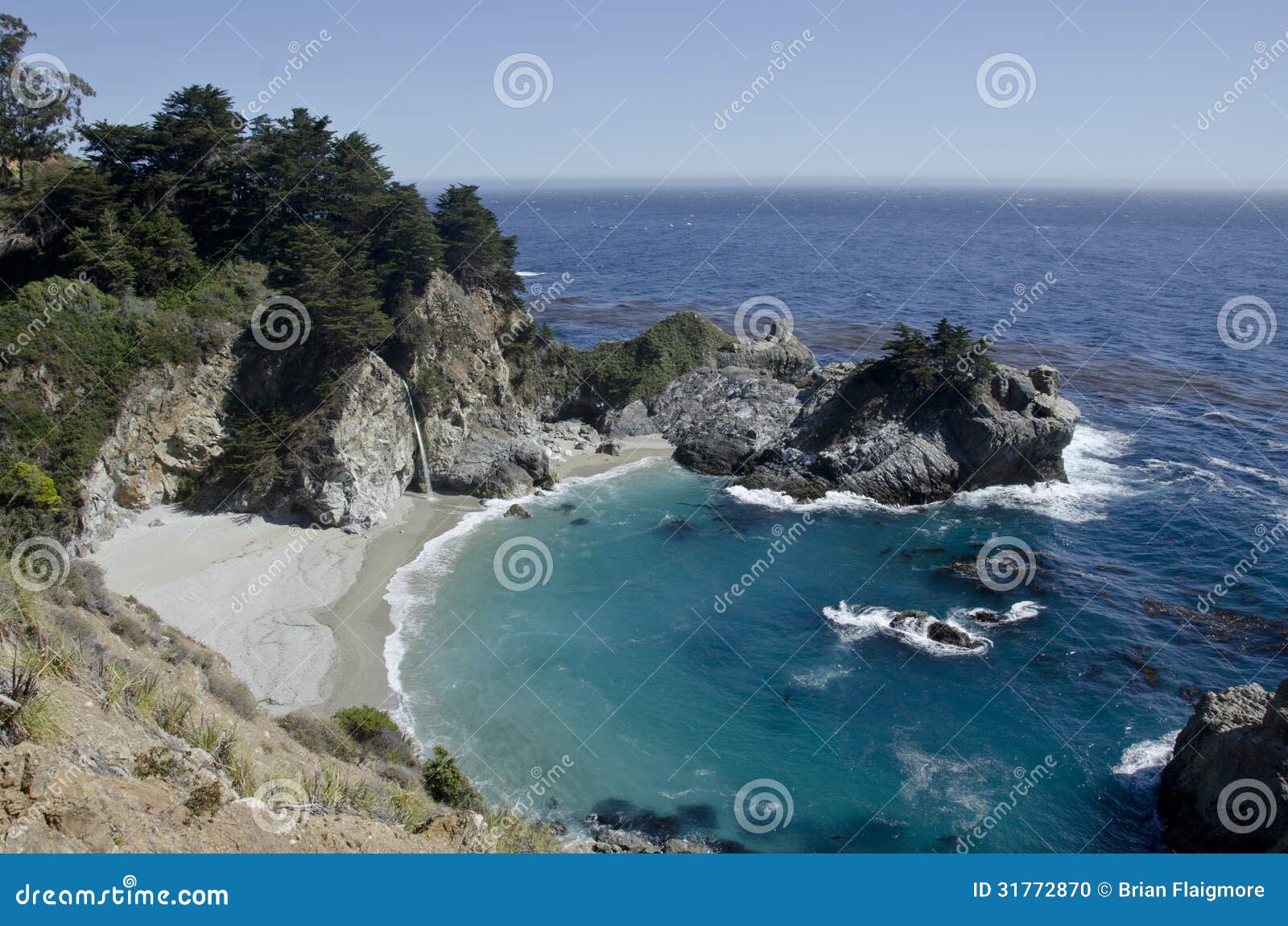 Cascade Centrale Rocailleuse De Côte Photo stock - Image du pacifique ...