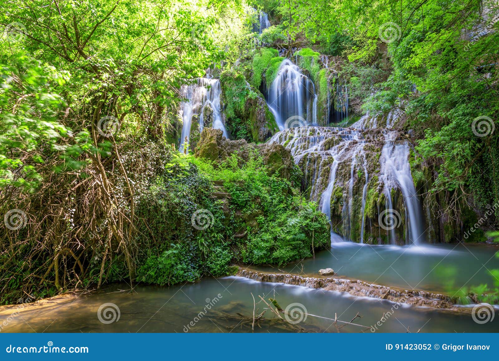 Cascades De Krushuna En Bulgarie Photo stock - Image du scène, lame ...