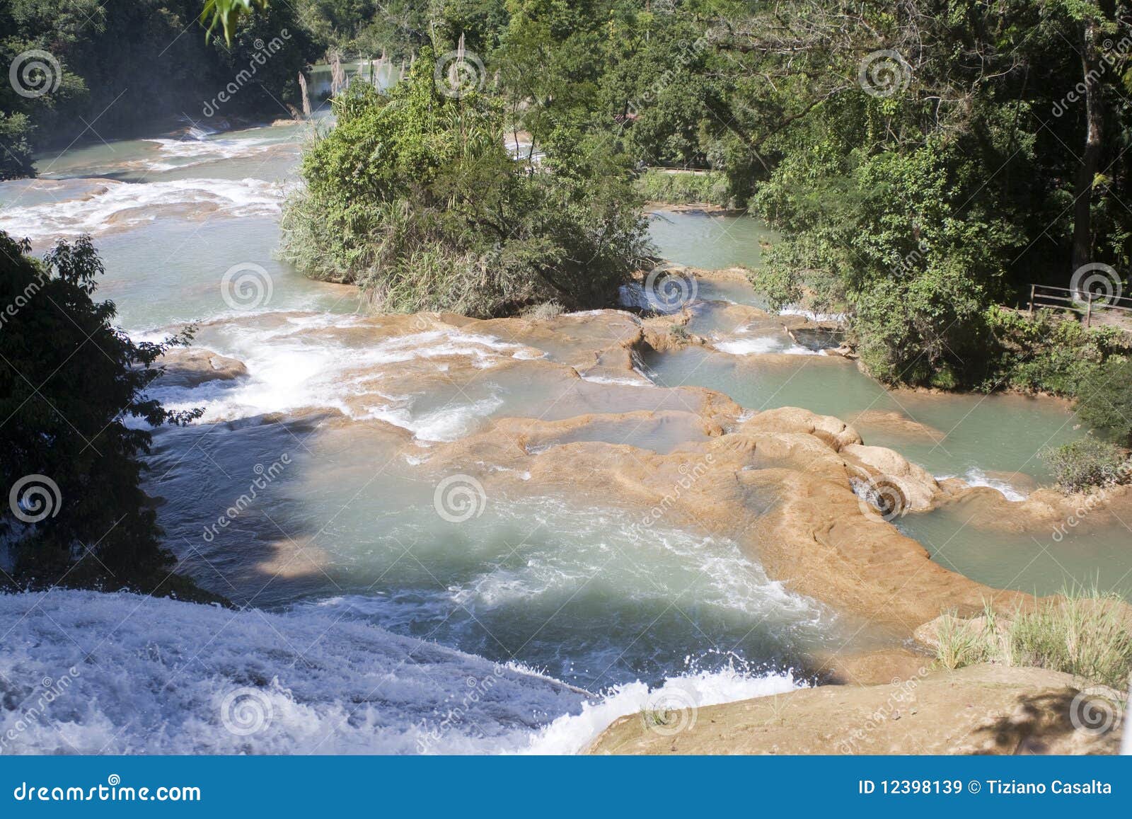 Cascata Messico Del Azul Del Agua Immagine Stock - Immagine di caverna ...