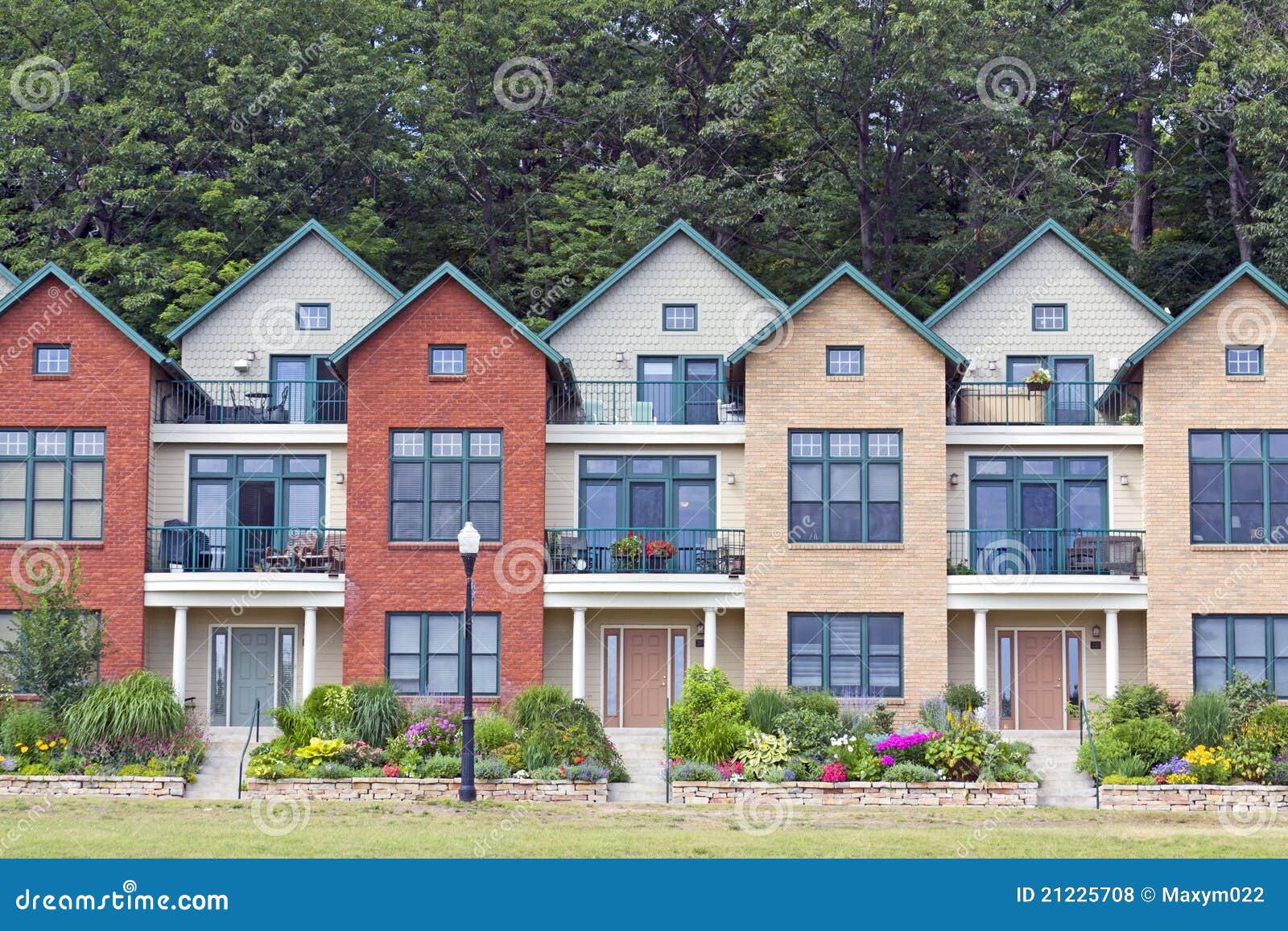 Case Americane Tradizionali Fotografia Stock - Immagine di città, sogno ...
