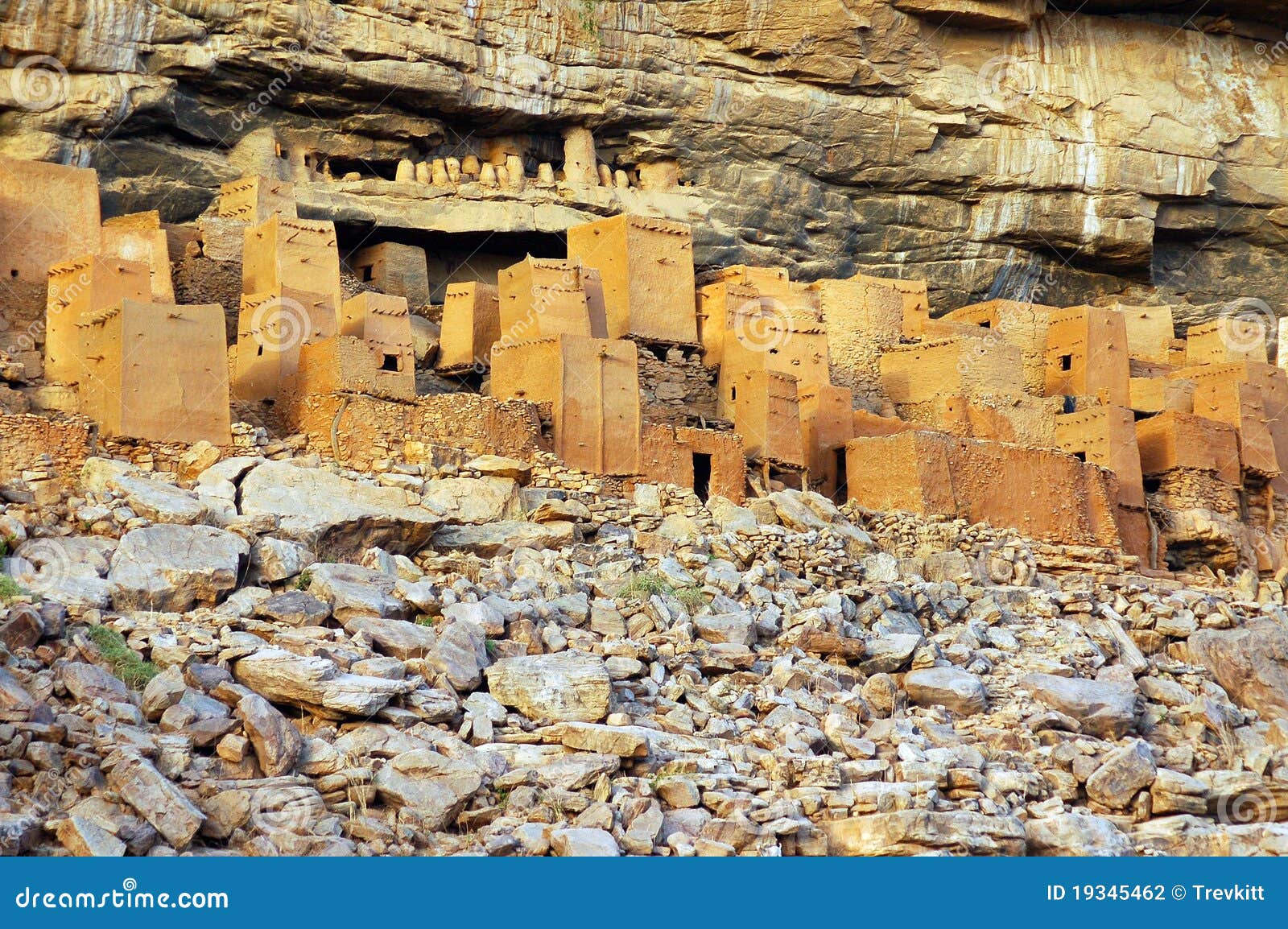 Case Antiche Di Tellem E Di Dogon Con Le Rocce 2 Fotografia Stock ...
