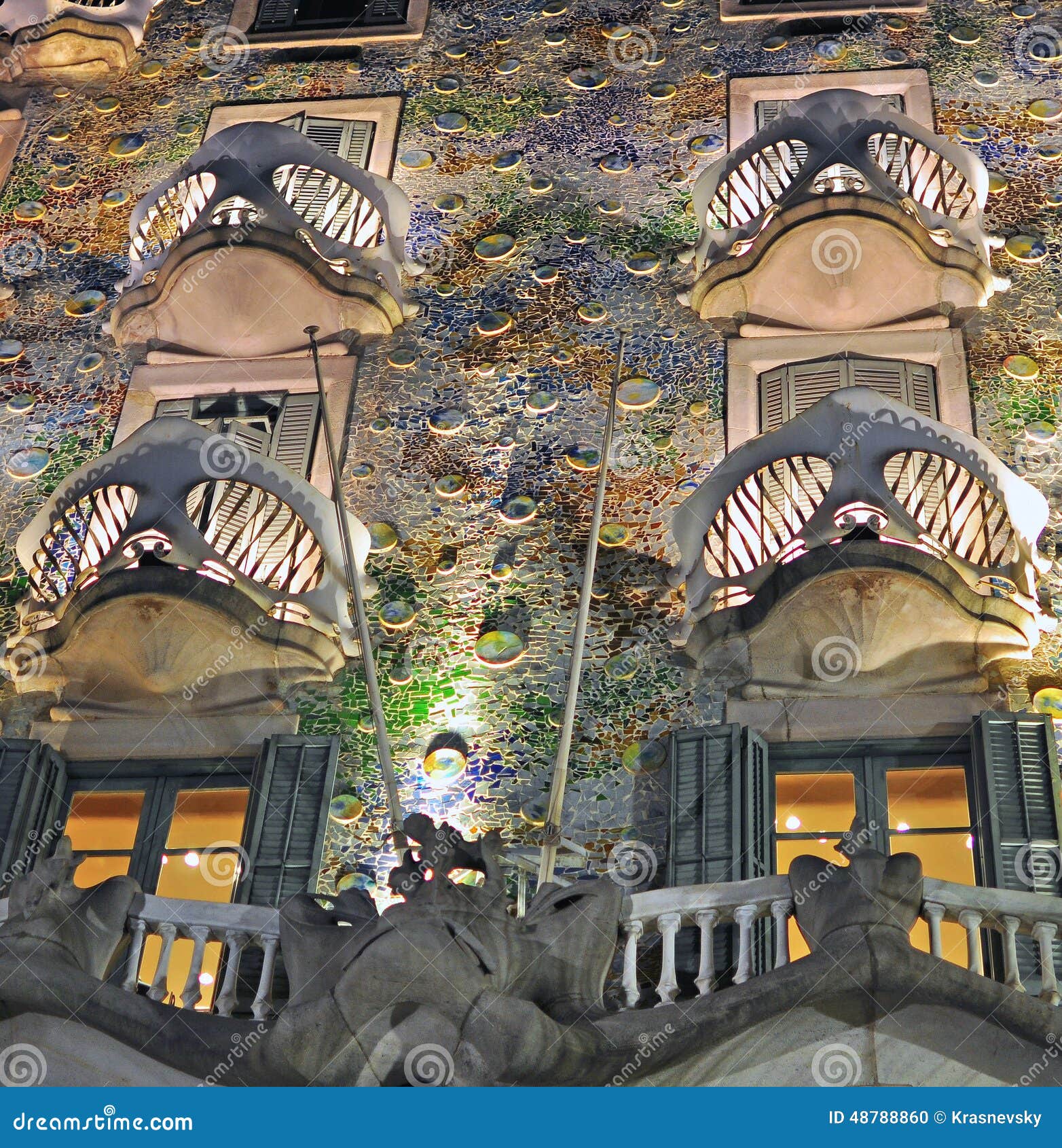 Case Batllo Alla Notte, Barcellona Immagine Editoriale - Immagine di ...