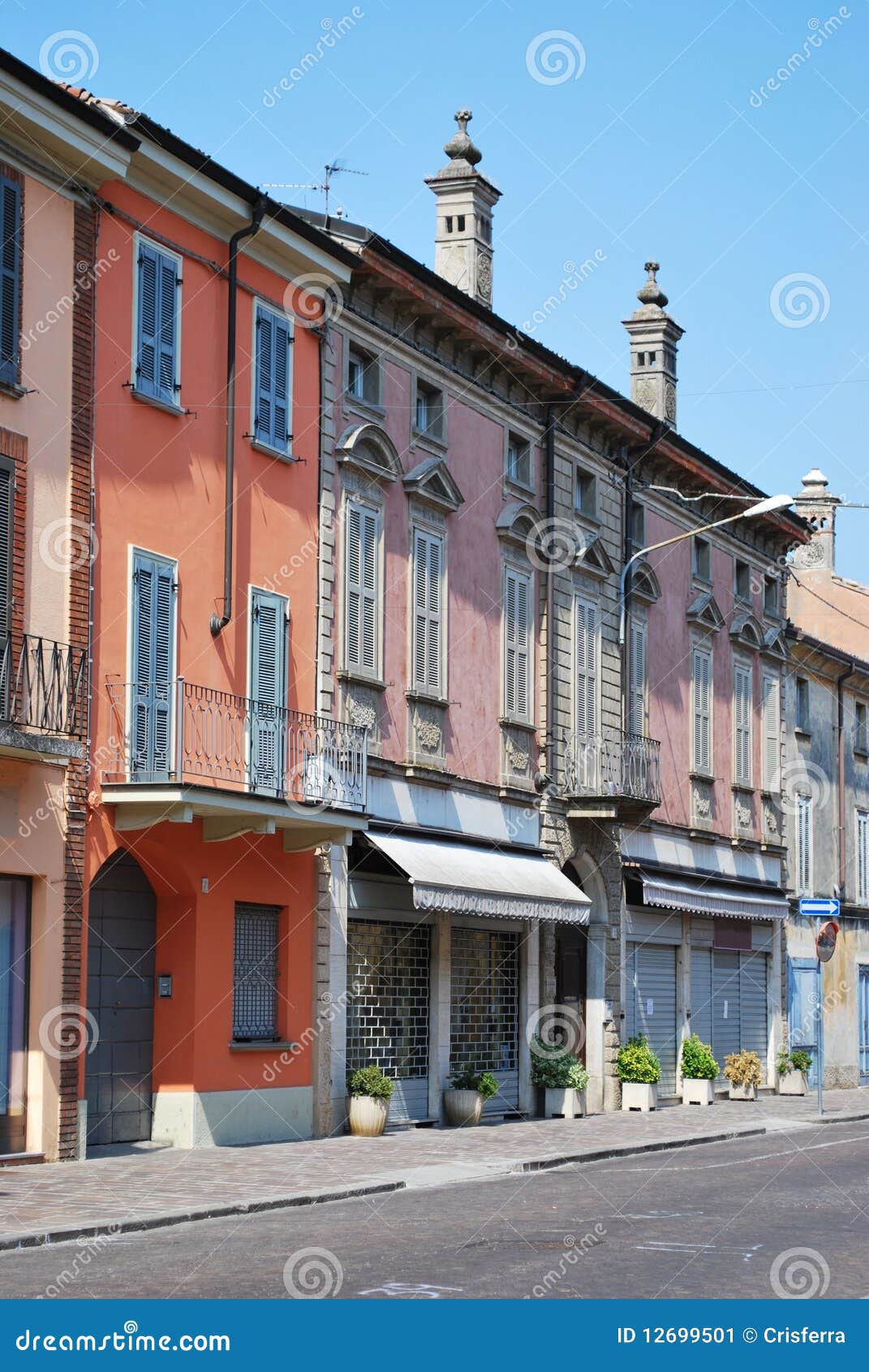 Case colorate immagine stock. Immagine di torretta, vista - 12699501