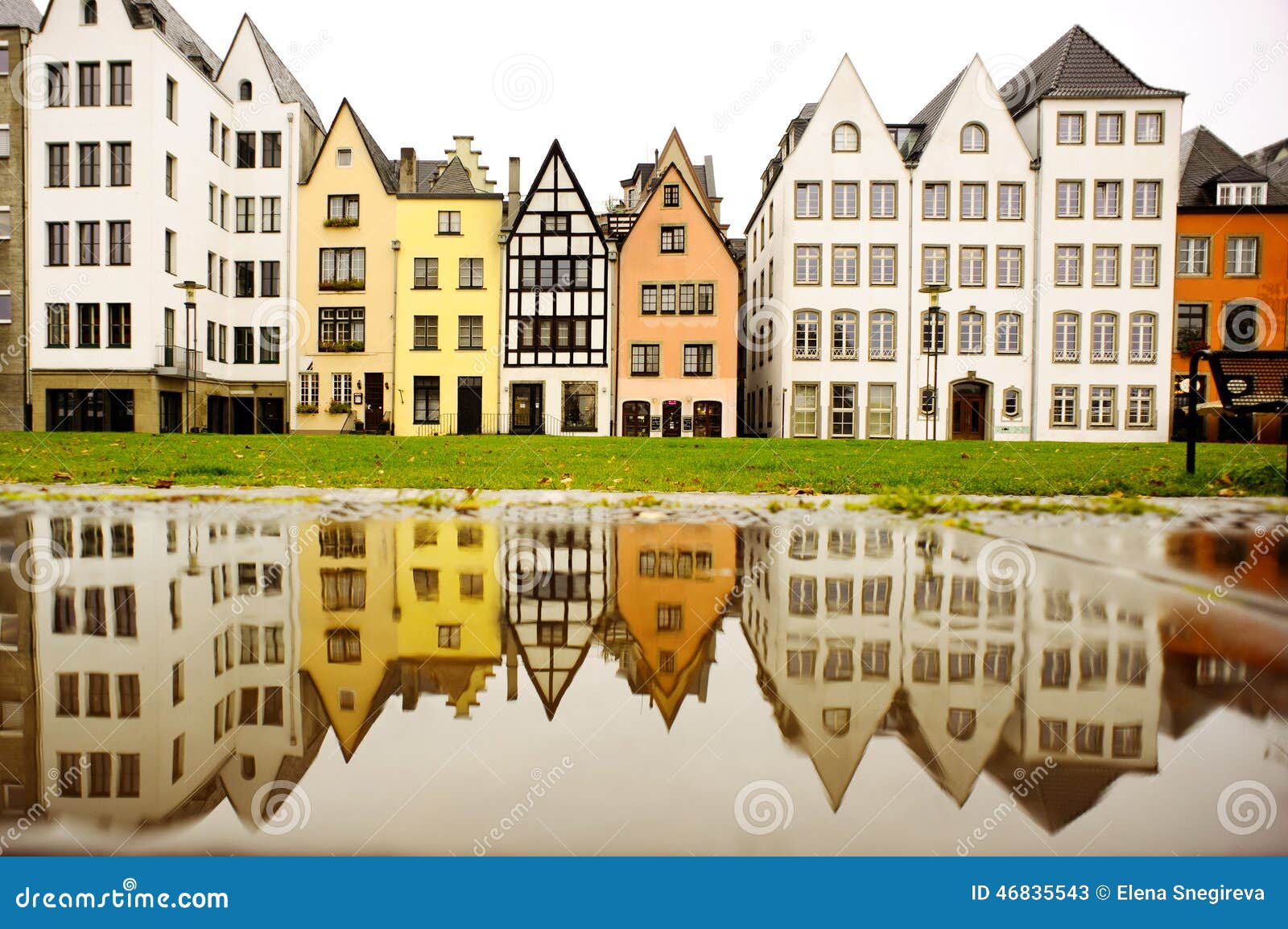 Case Colorate Di Colonia, Germania Immagine Stock - Immagine di tedesco ...