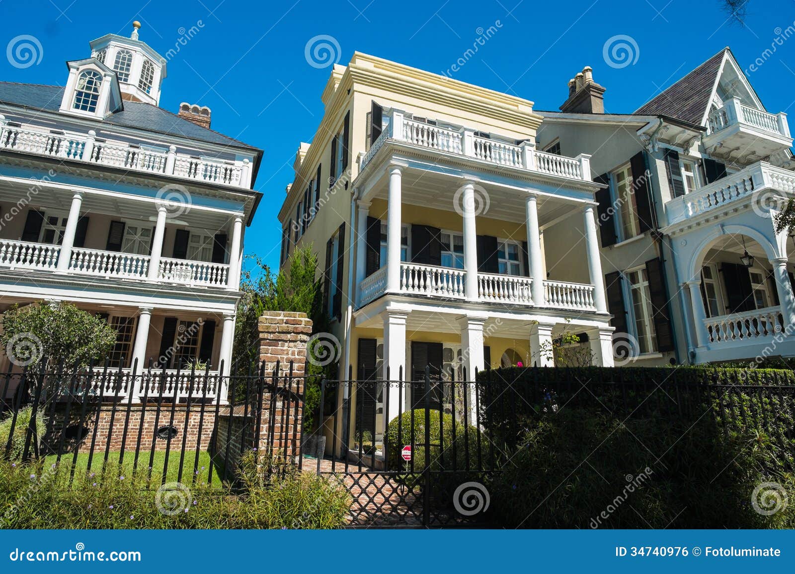 Case del sud fotografia stock. Immagine di cielo, francese - 34740976