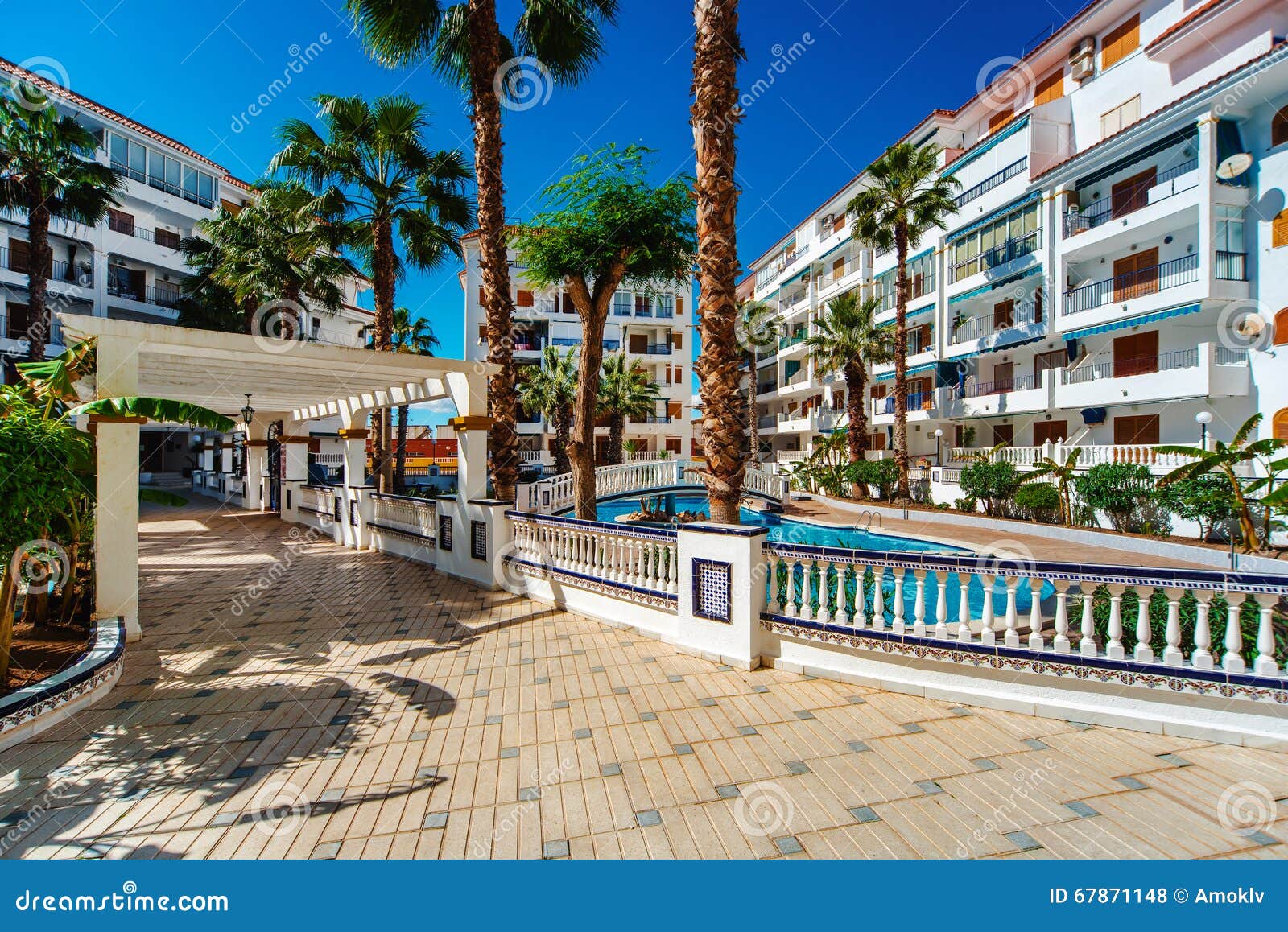 Case Residenziali Spagnole Tipiche Fotografia Stock - Immagine di ...