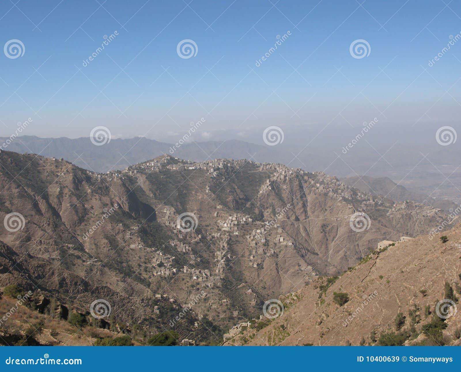 Case Sparse Nelle Montagne Del Yemen Immagine Stock - Immagine di terra ...