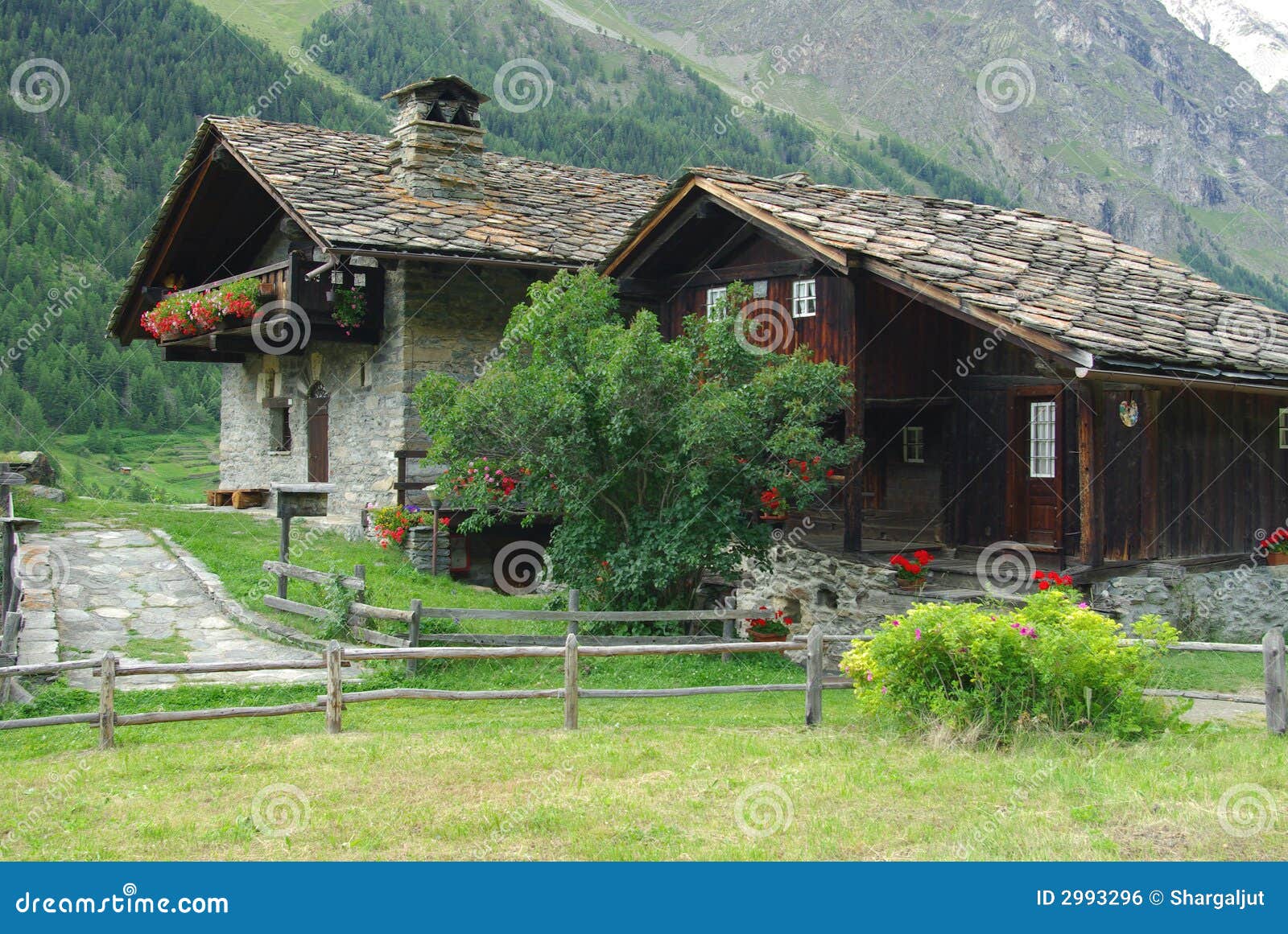 Case tradizionali, Italia fotografia stock. Immagine di case - 2993296