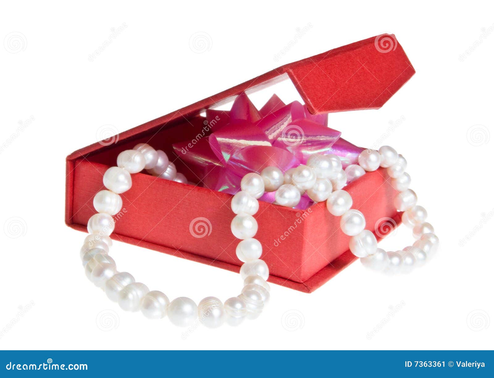 Casket with Pearls Isolated Stock Image - Image of gems, love: 7363361