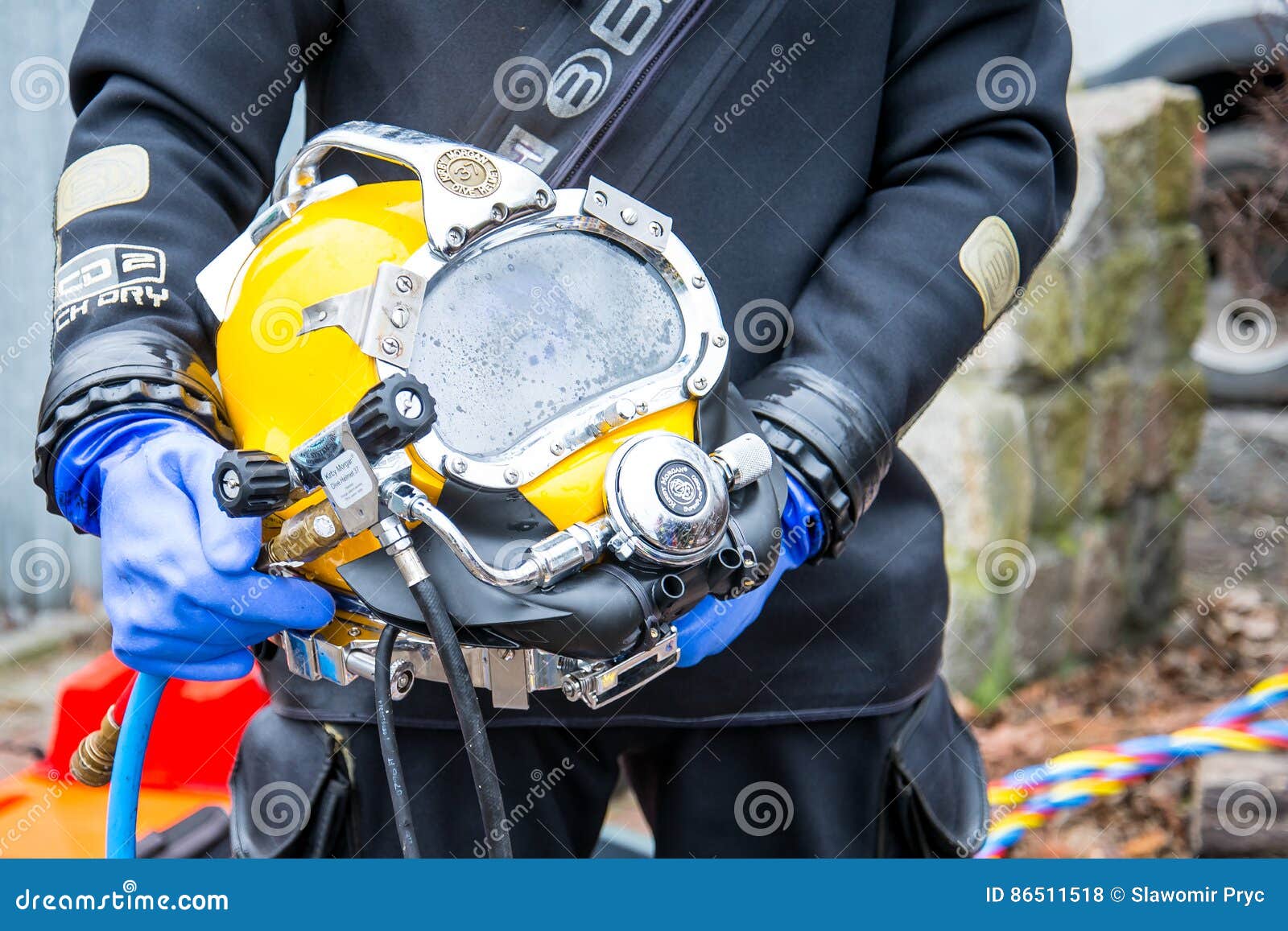 Casque de plongée photo stock éditorial. Image du procès - 86511518