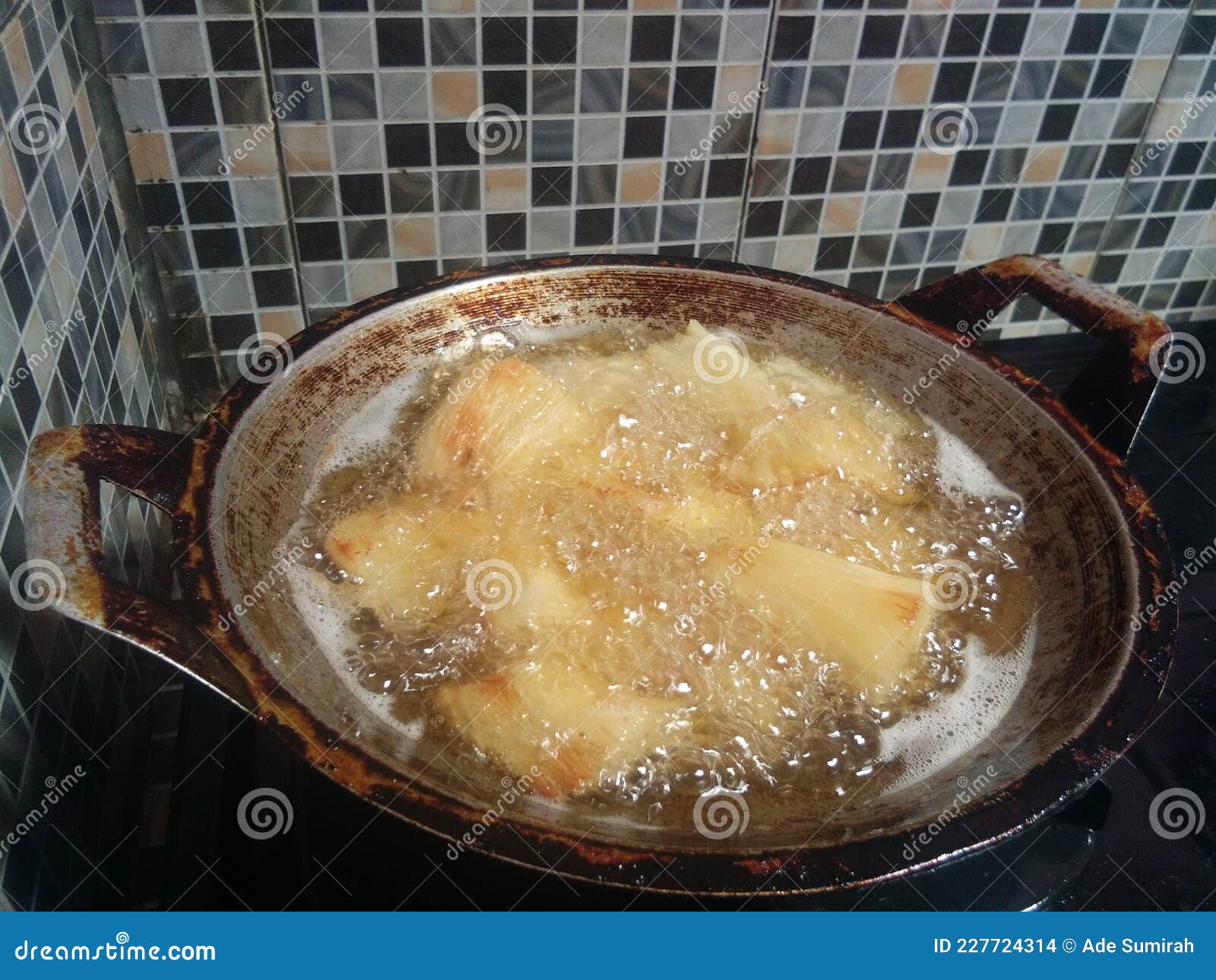 Cassava Fried Cooking Process Stock Photo - Image of dessert, meal ...