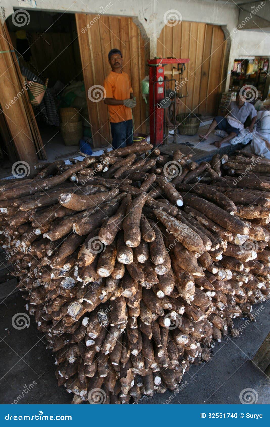 Cassava editorial image. Image of market, solo, cassava - 32551740