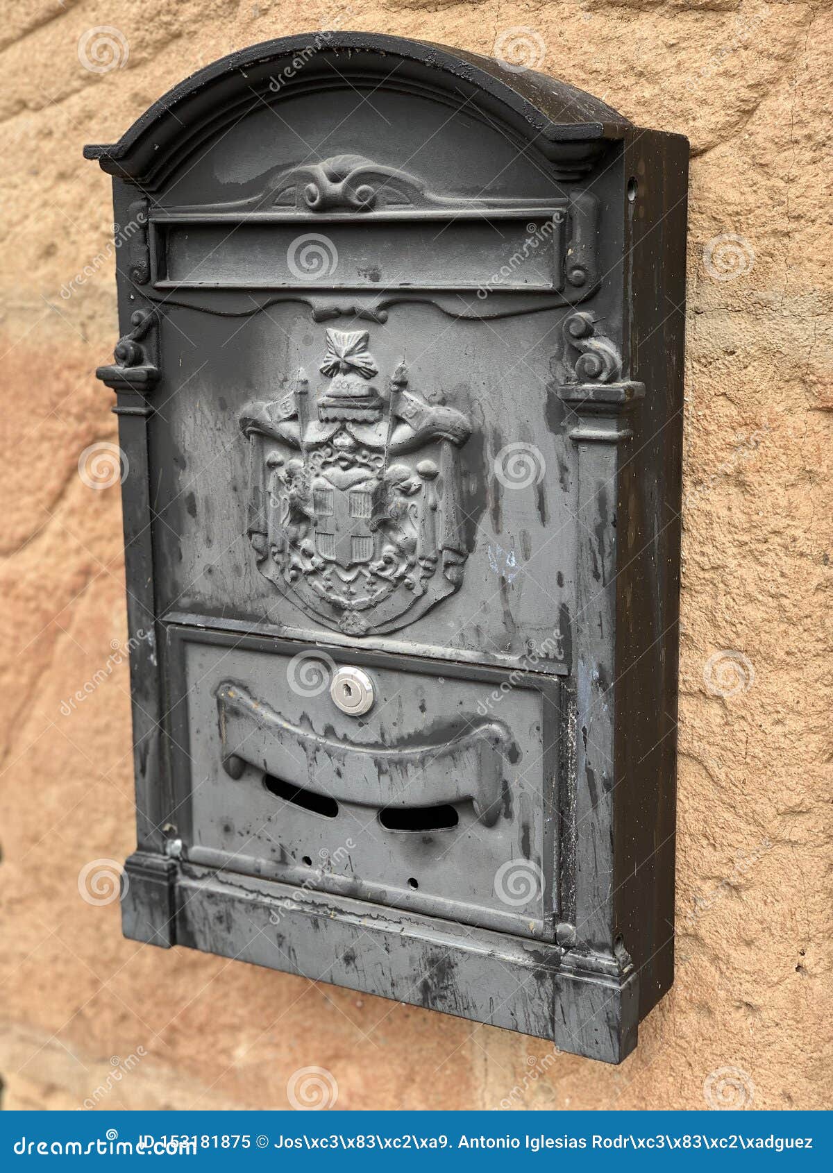 Cassetta postale antica immagine stock. Immagine di mailbox - 153181875