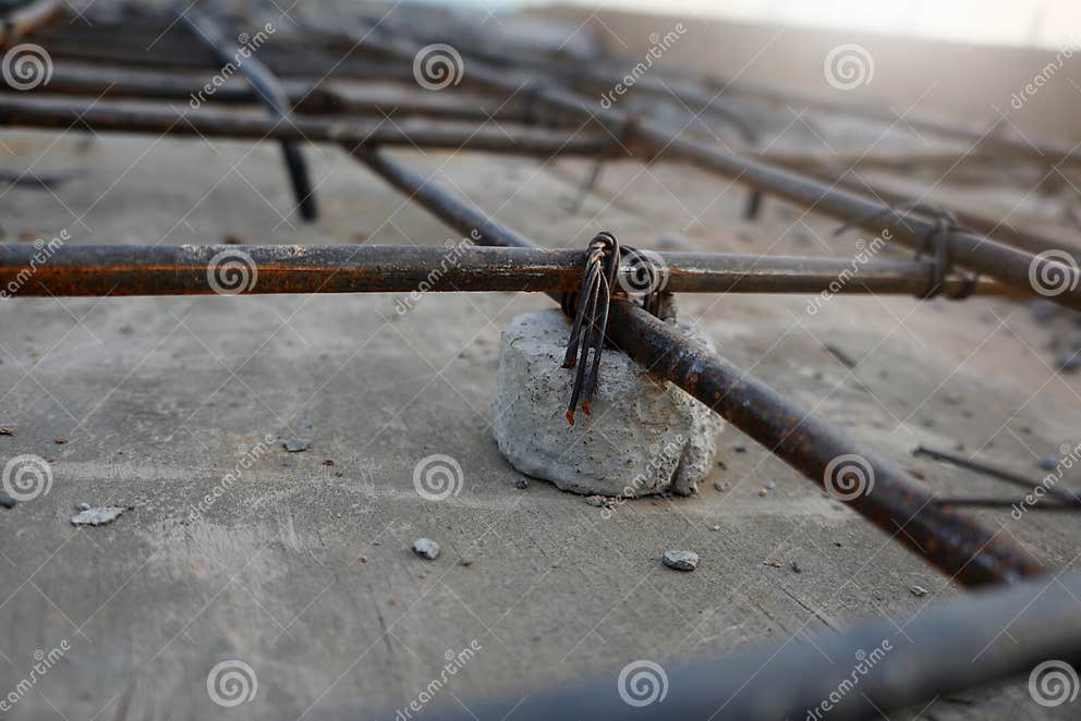 Concrete Spacer Block are Placed Under the Wire Mesh Structural Steel ...